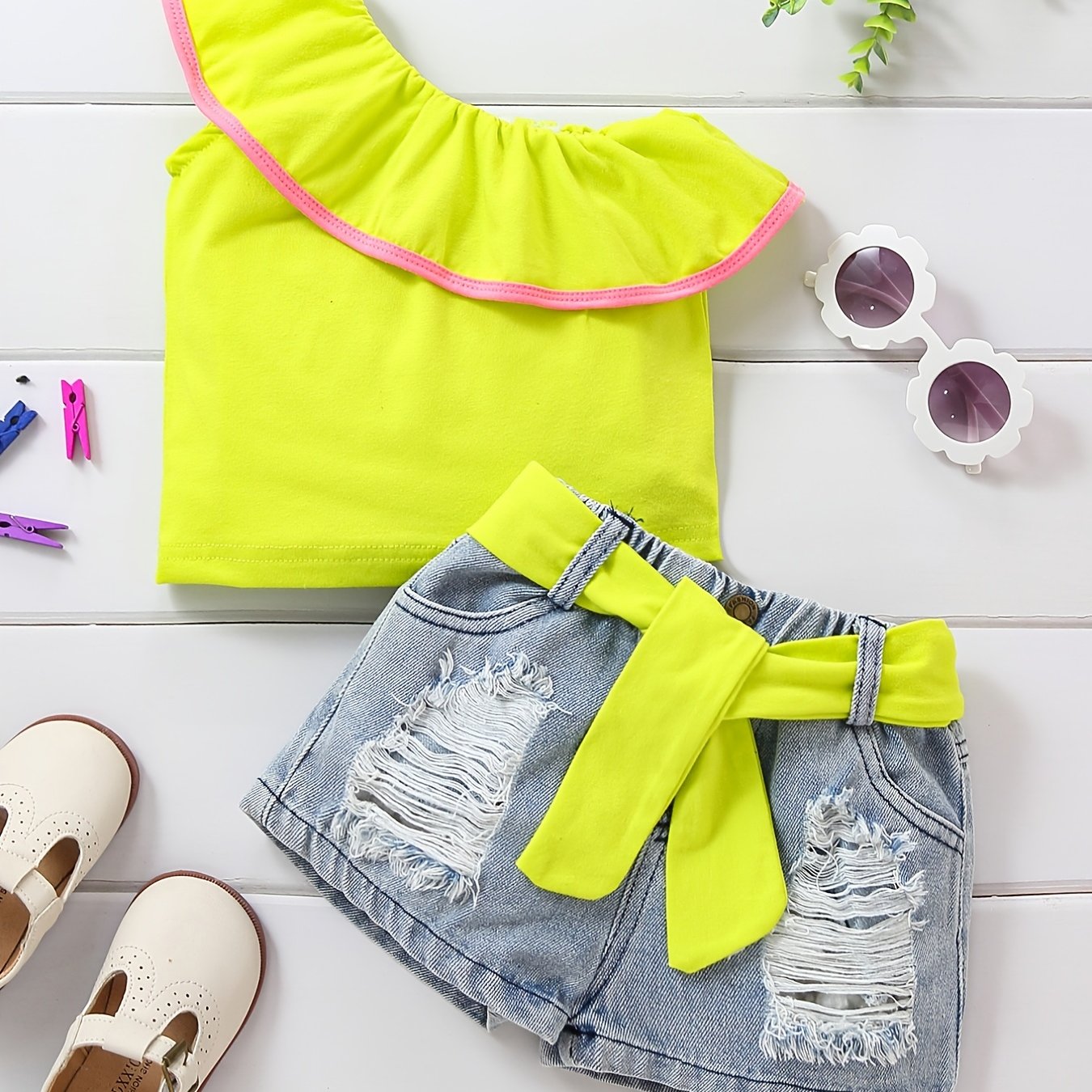 Girls Casual Slant Shoulder Ruffled Top Ripped Denim Shorts With Belt Girls Casual Slant Shoulder Ruffled Top Ripped Denim Shorts With Belt