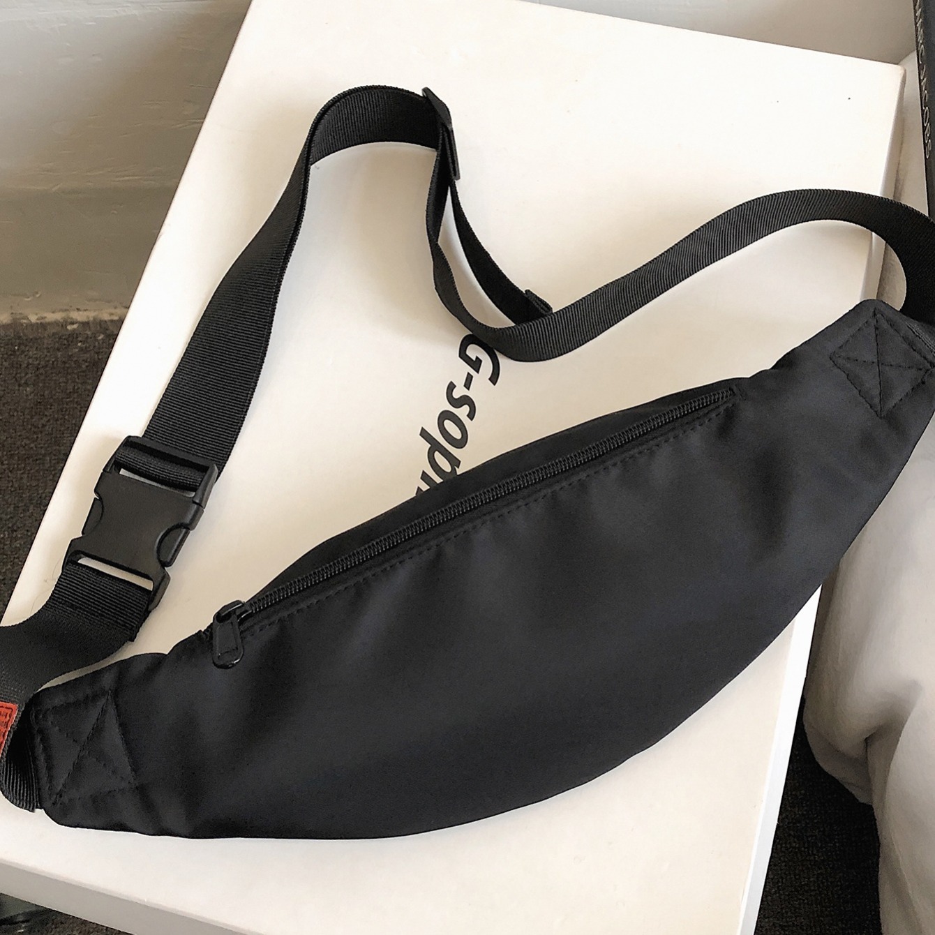 Men's Outdoor Sports Running Large-capacity Black Adjustable Shoulder ...