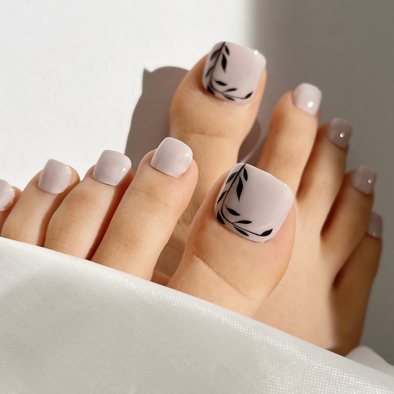 24pcs Nude Pink Press On Toenails Square Fake Toenails With Leaves ...