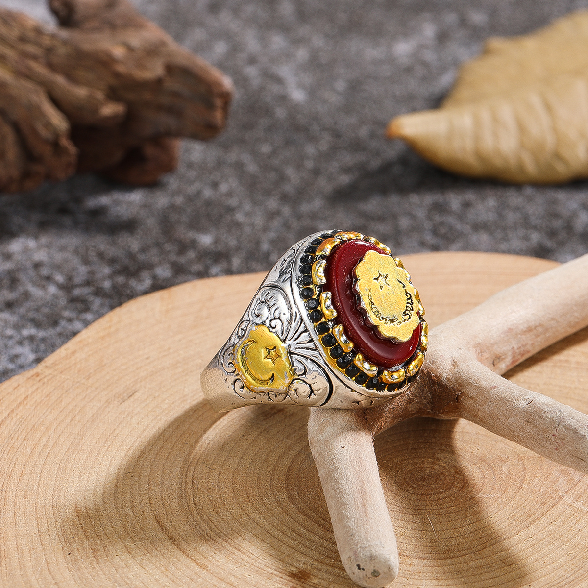 1pc Men Womens Punk Niche Design Light Luxury Vintage Red - Temu Australia