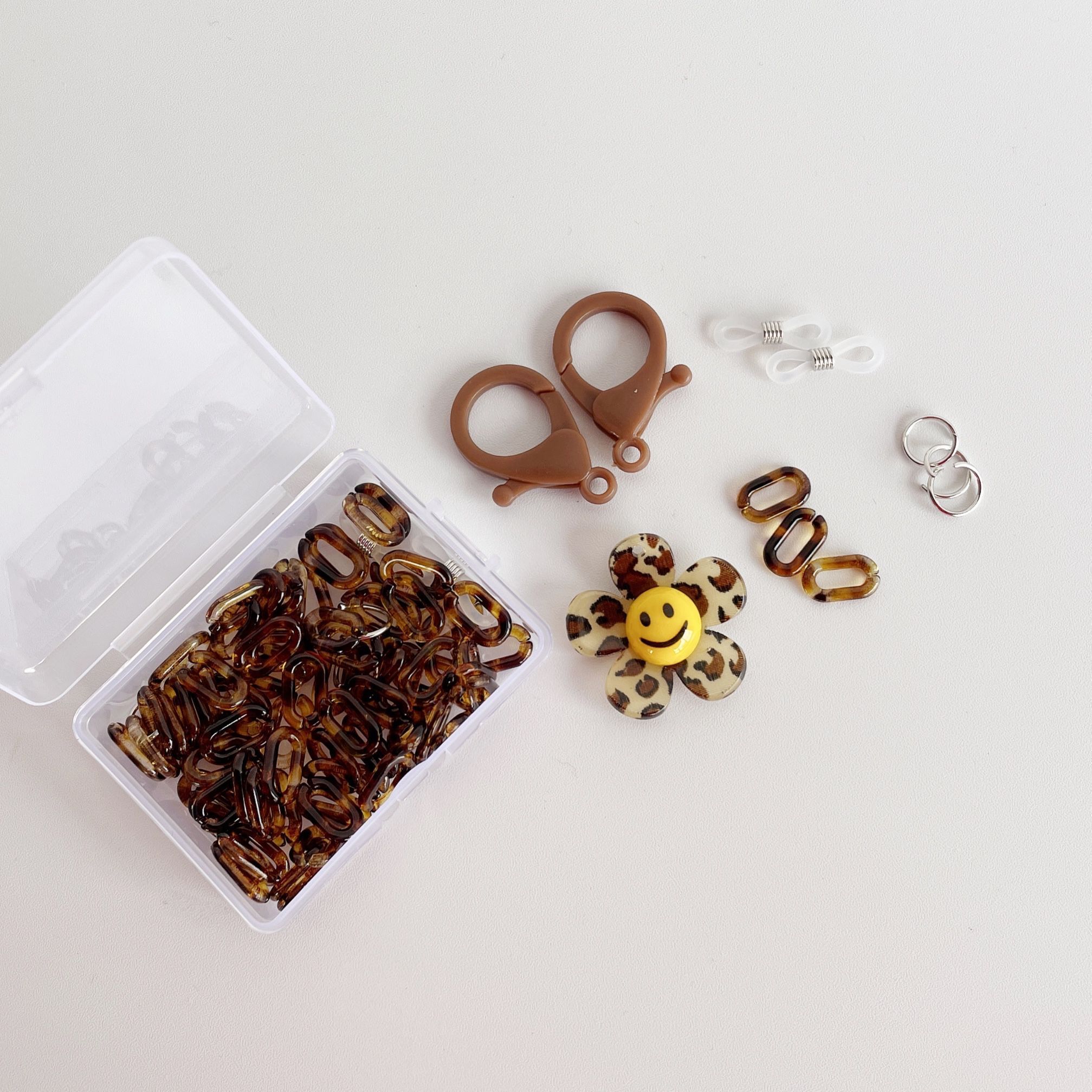 Acrylic Leopard Beaded Smiley Face Flower Mask Chain Glasses - Temu New ...