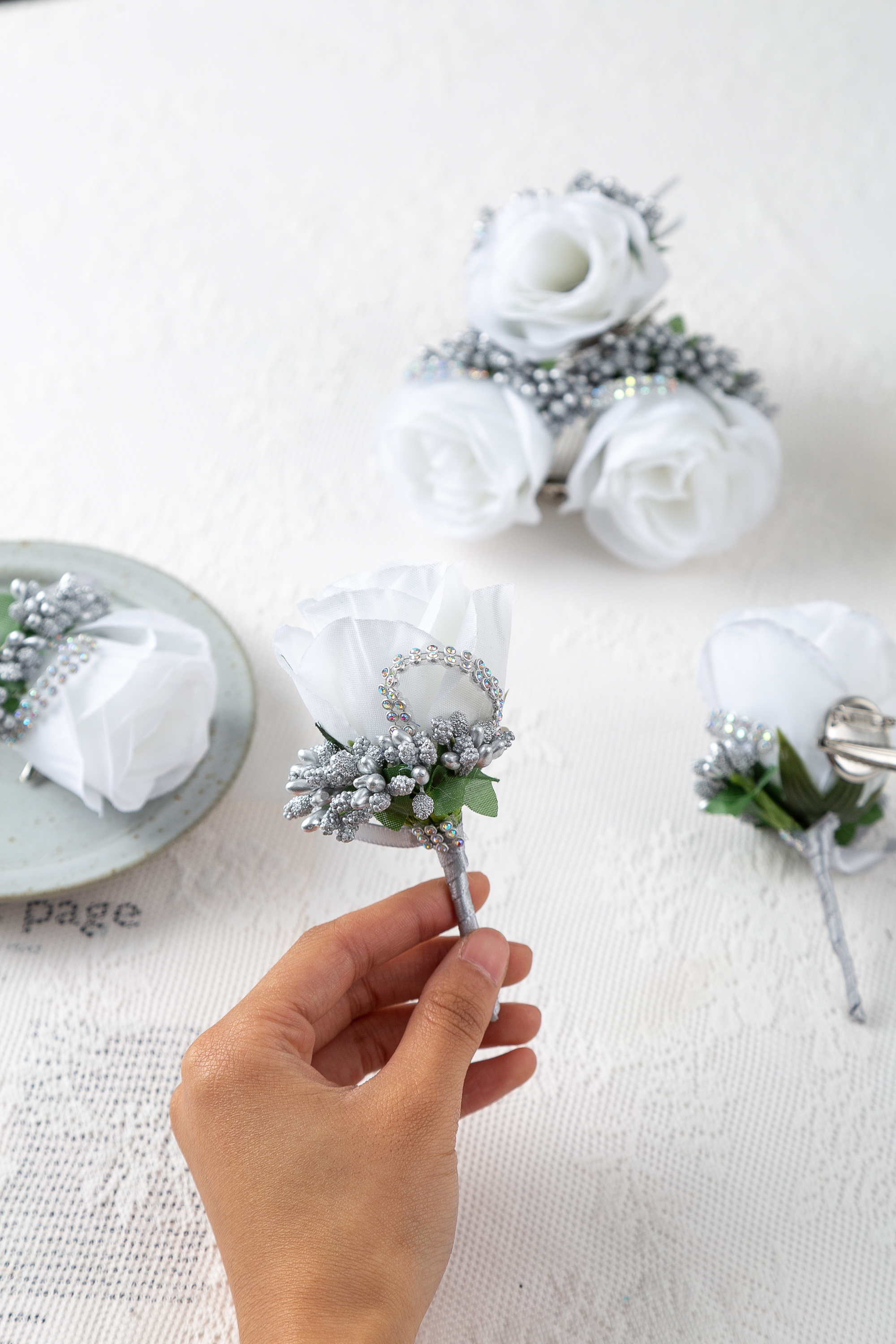 1pc 신랑 Boutonniere 꽃 웨딩 코사지 신부 들러리 신부 손목 코사지 인공 꽃 손목 코사지 팔찌 Temu