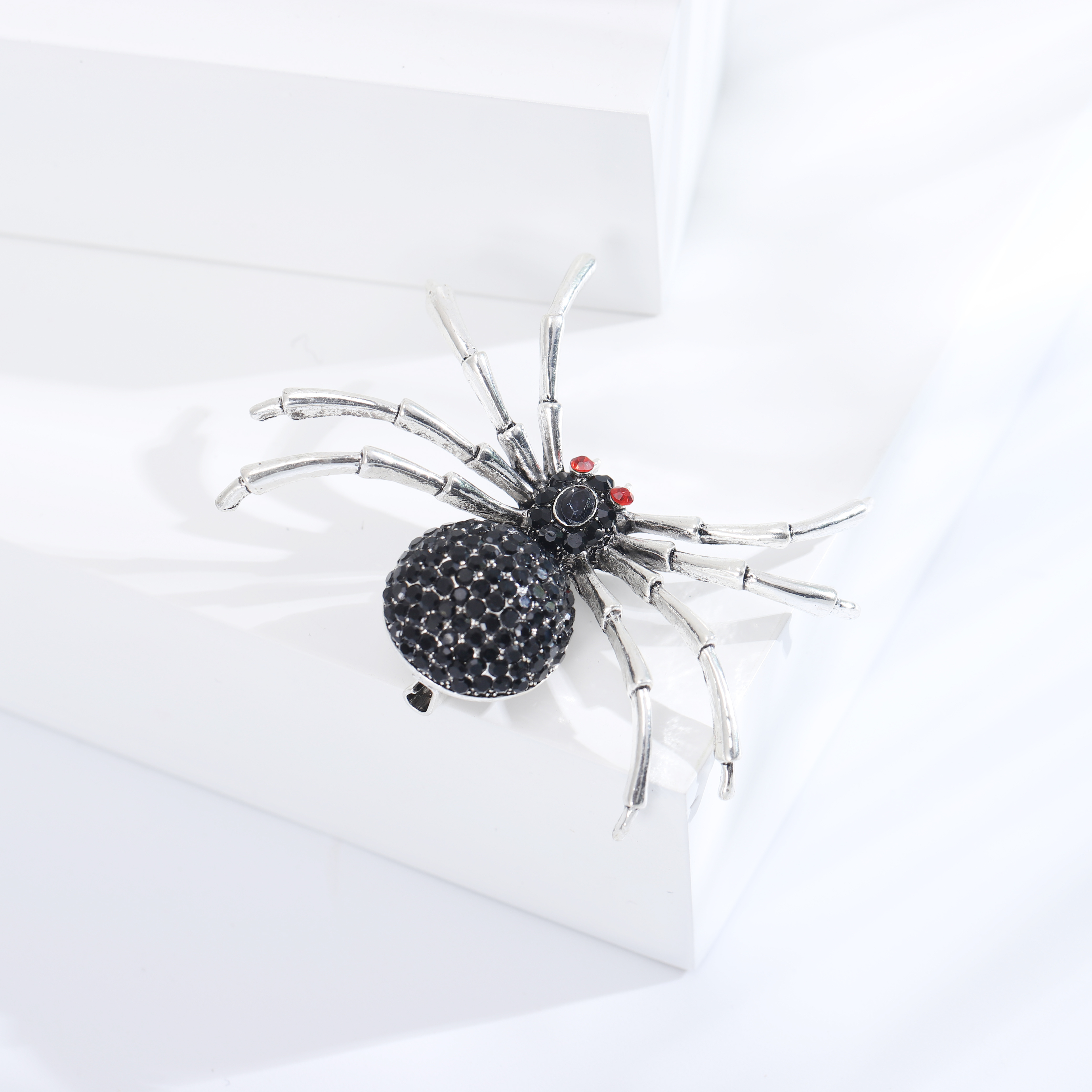 Spider Shape Brooch Pin Inlaid Artificial Crystal Creative Personality ...