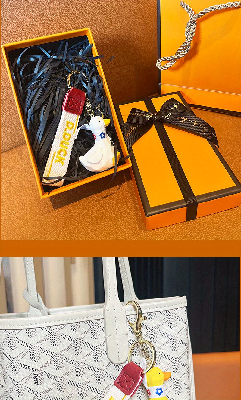 Exquisite Little Cartoon Keychain Car Key Chain - Temu Ireland