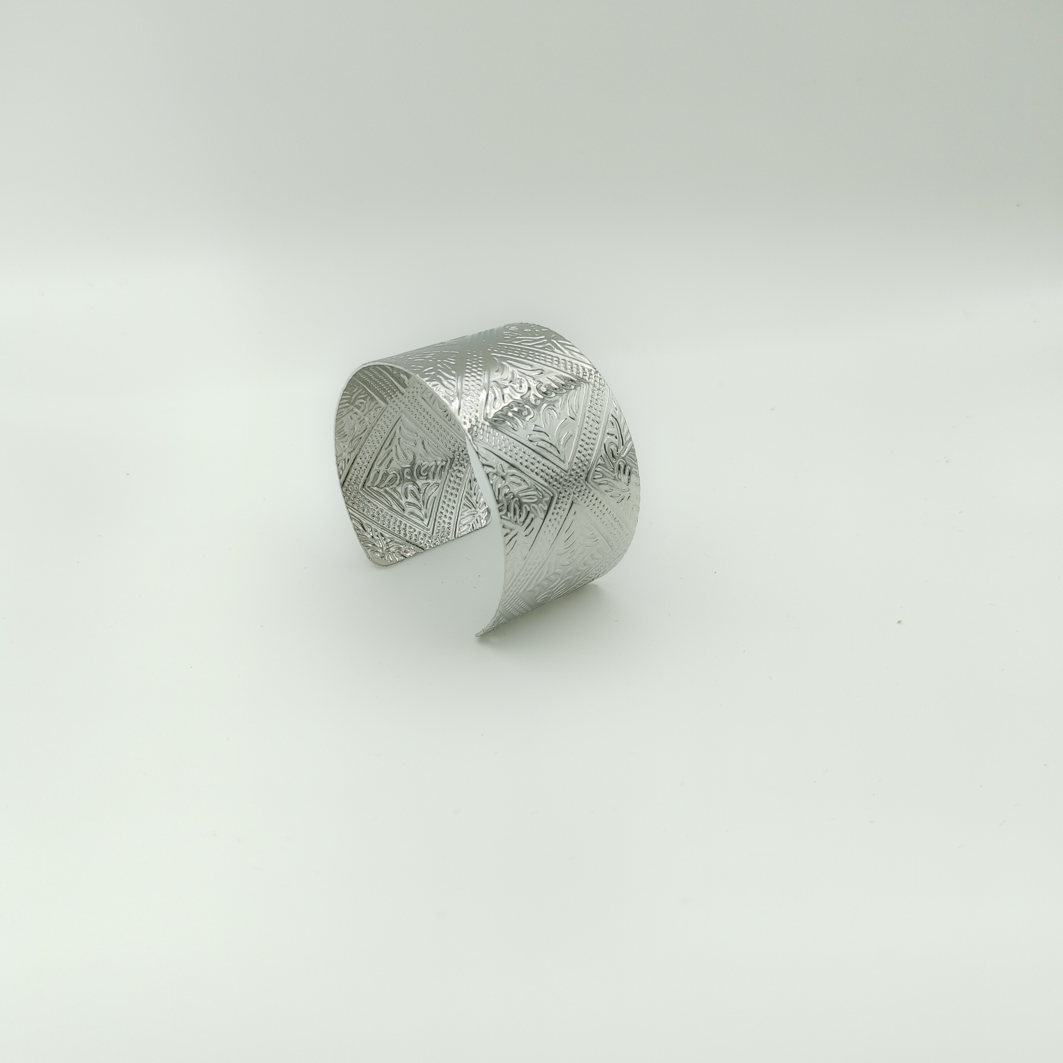 Women's Metal Style Open Wide Bangle Women's Iron Cuff - Temu Norway