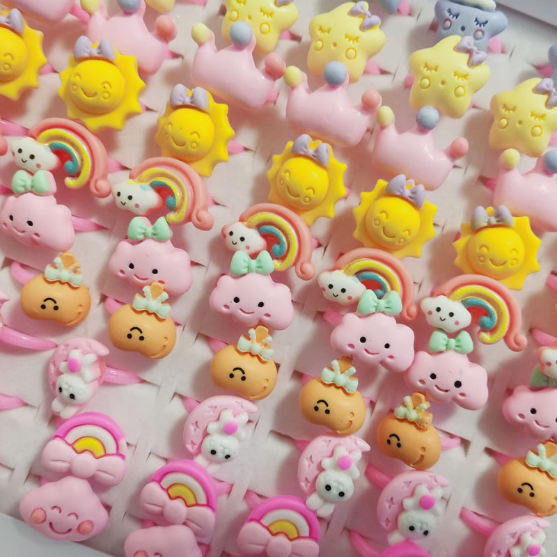 1015pcs 귀여운 어린이날 보석 캔디 스타 무지개 모양 반지 세트 혼합 손가락 보석 반지 어린이 소녀 장난감 랜덤 스타일