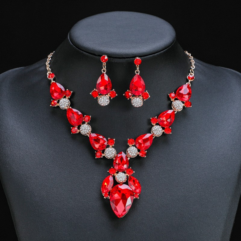 Vintage Style Jewelry Set Pendant Necklace Dangle Earrings - Temu Australia