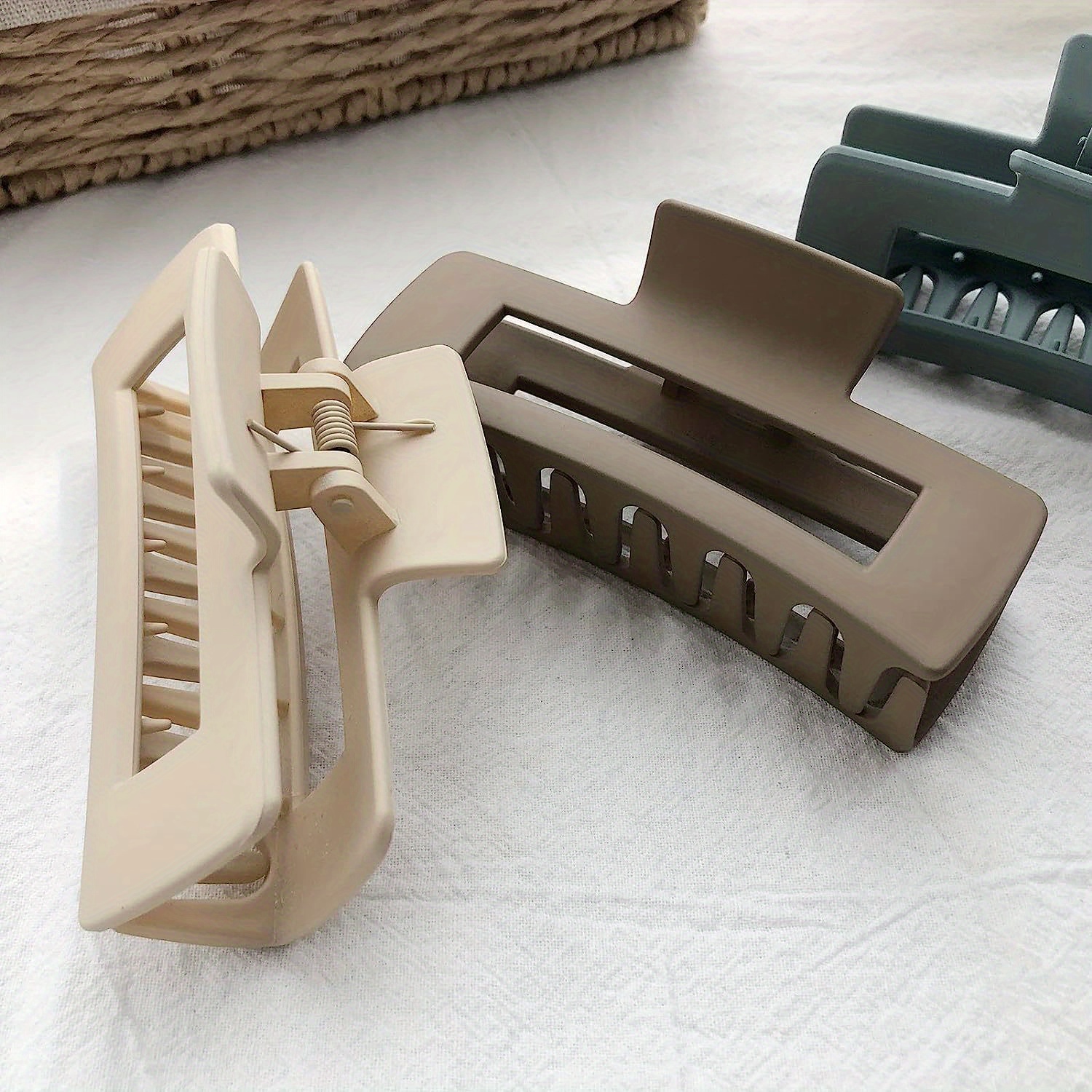 Solid Color Hollow Claw Clips Elegant Simple Style Hair Claw Ponytail ...