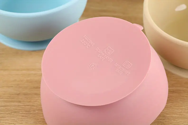 아기 그릇 어린이를위한 아기 특별 보충 식품 그릇 및 숟가락 세트 아기 식기 안티 드롭 실리콘 흡입 그릇 화상 방지 훈련