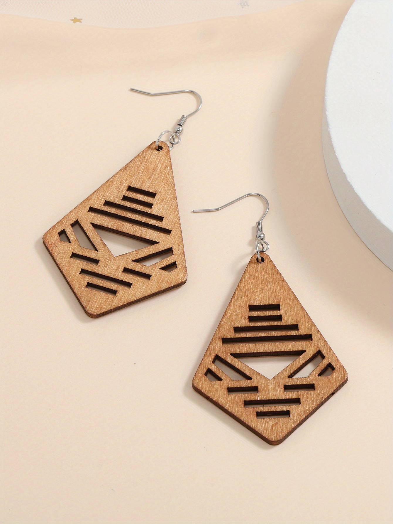Brown Color Rhombus Shape Hollow Magic Pattern Dangle - Temu Australia