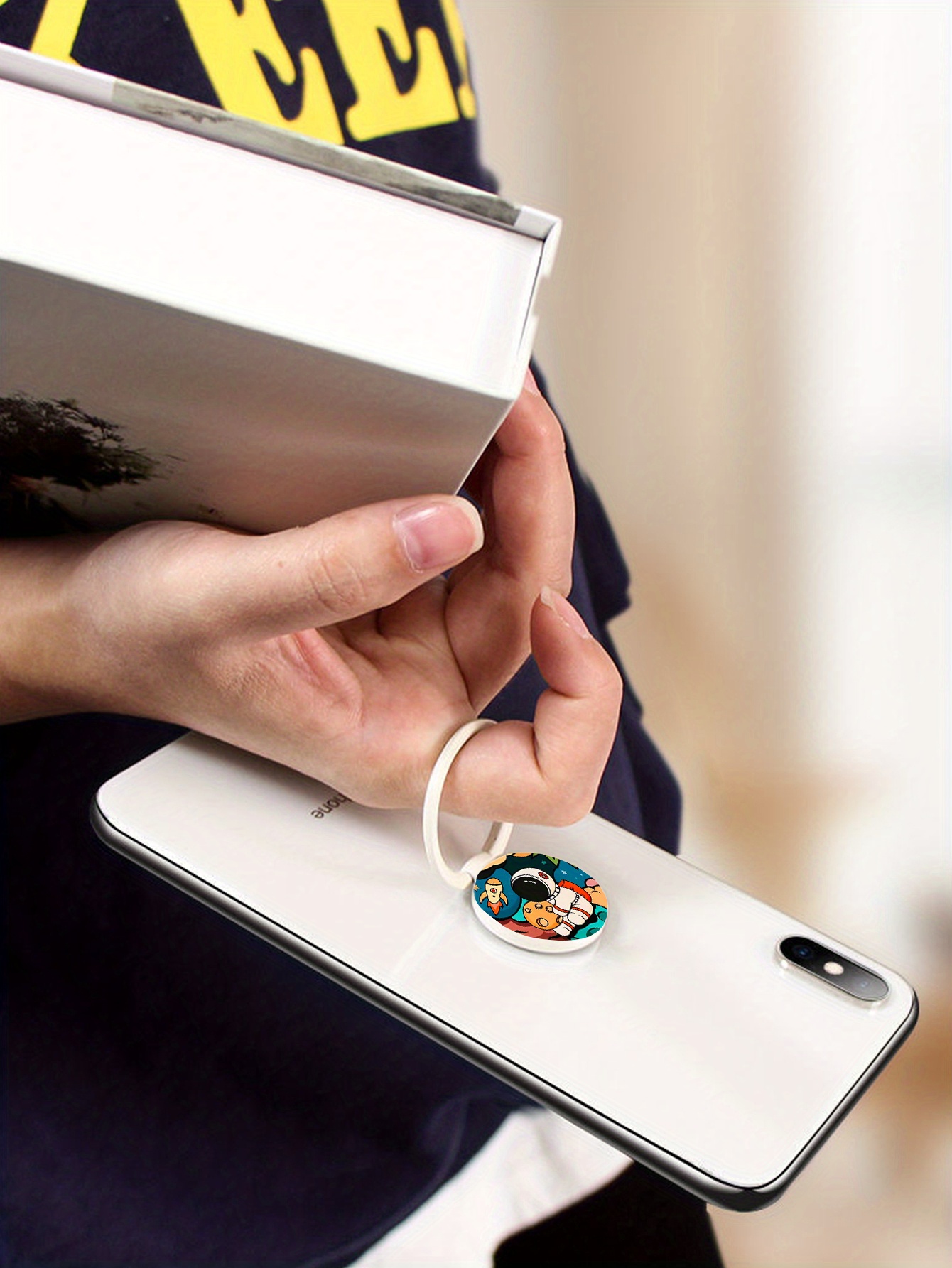 astronaut finger ring mobile phone case holder - {region_name}