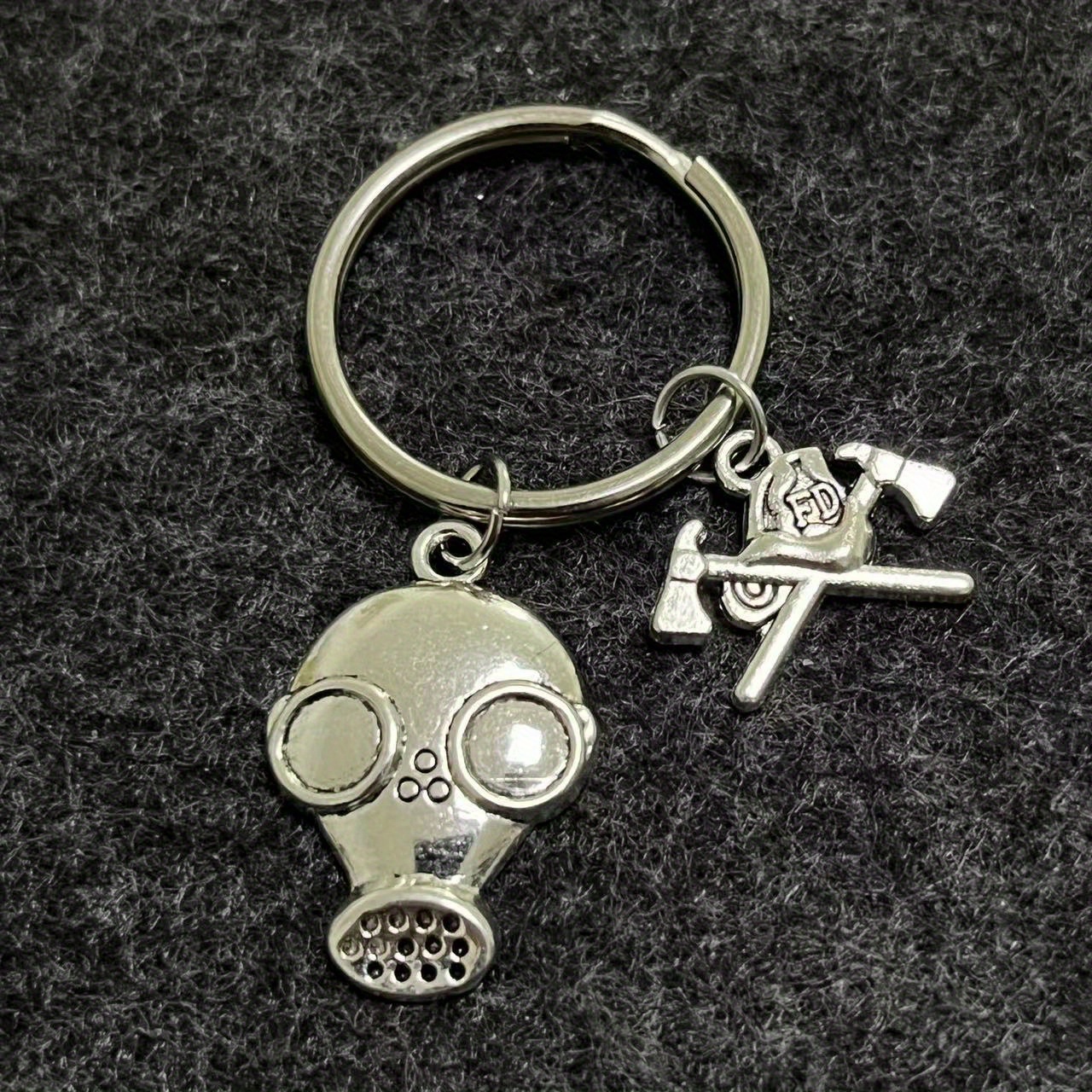 1pc Y2k Cool Halloween Gas Mask Alloy Keychain For Bags Car Keys Decors ...