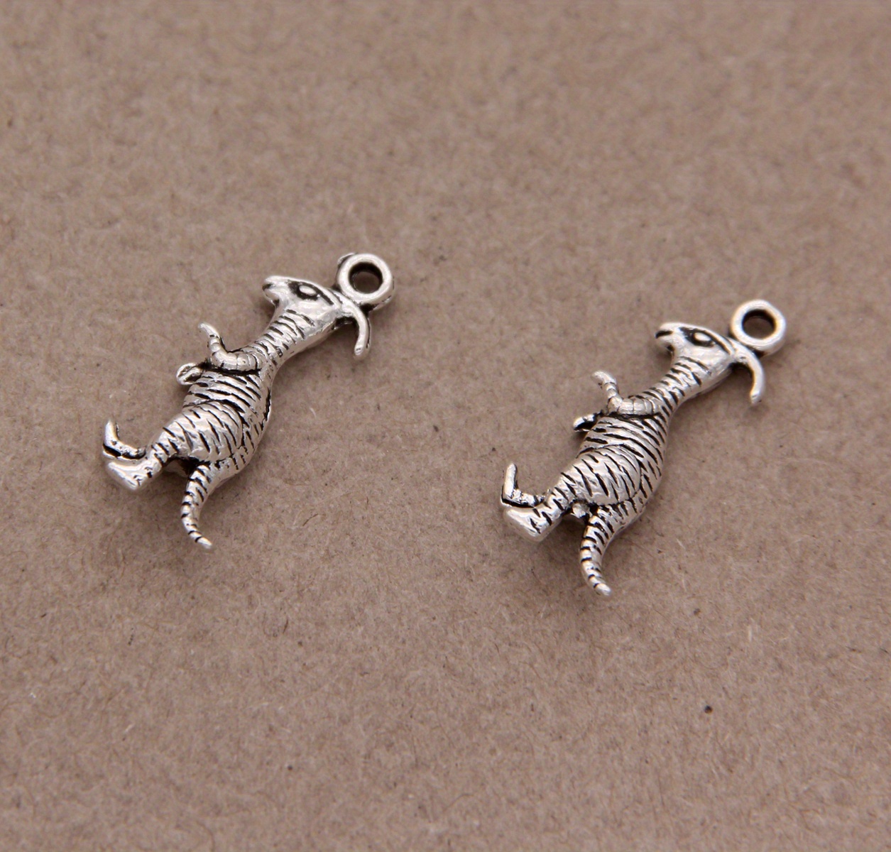 Antique Silver Zinc Alloy Dinosaur Pendant Vintage Animal - Temu Australia