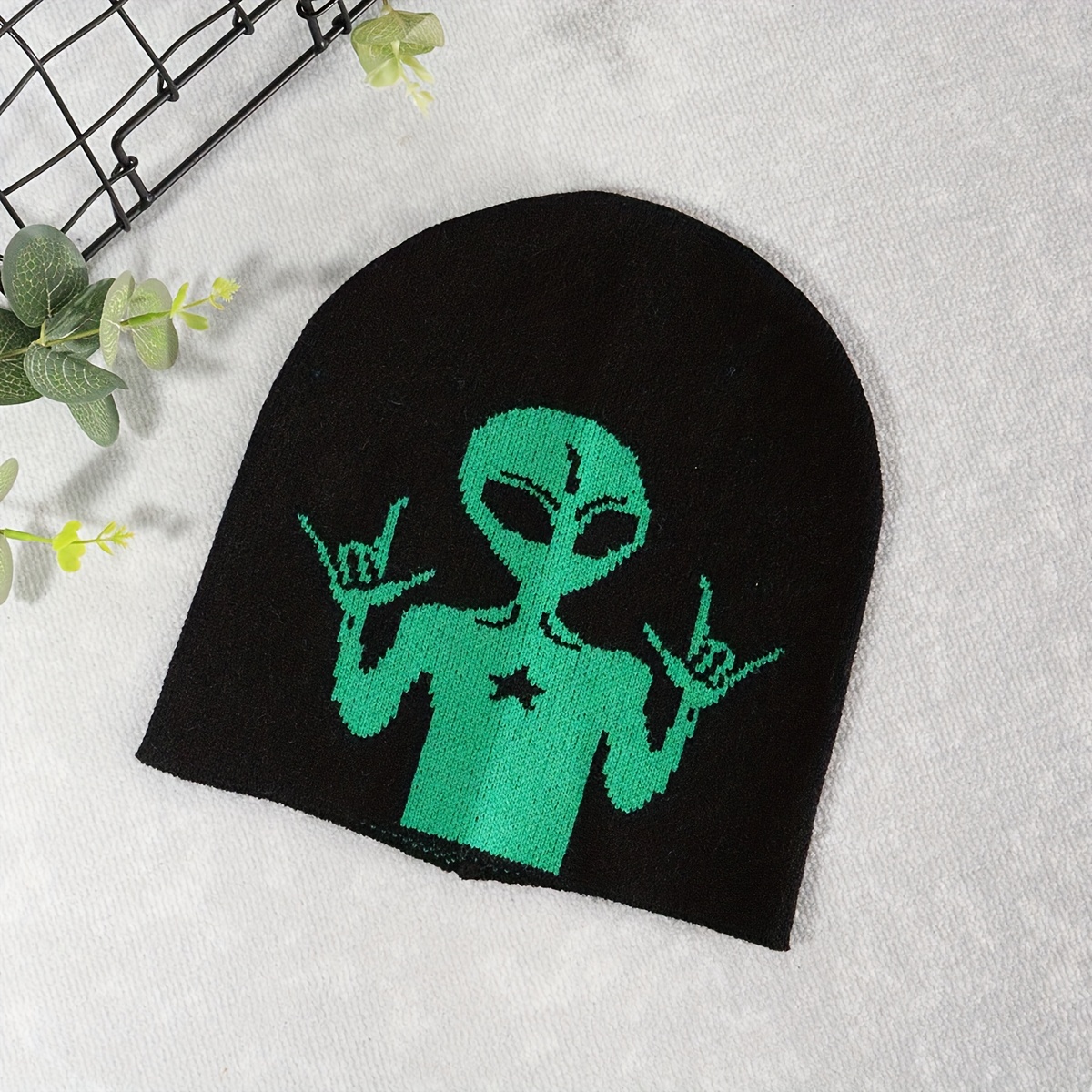 1pc Green Alien Jacquard Knitted Beanie Hat For Outdoor Halloween ...
