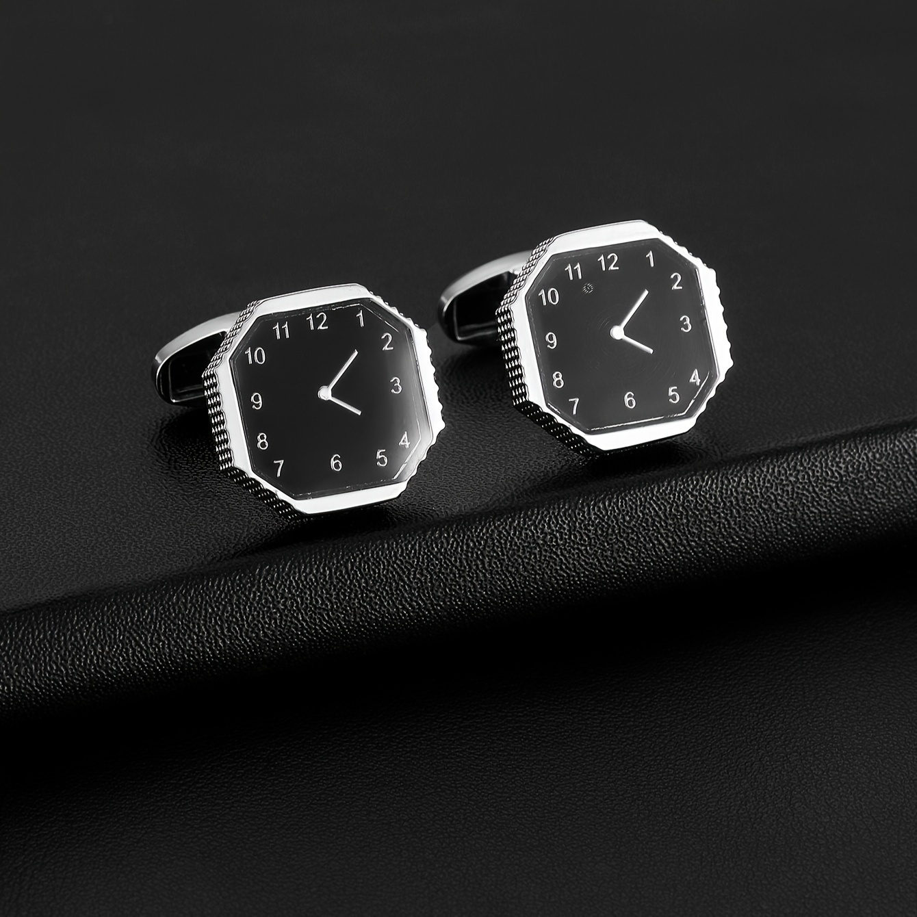 A Pair Of Clock Silver Men's Fashionable And Personalized High-quality ...