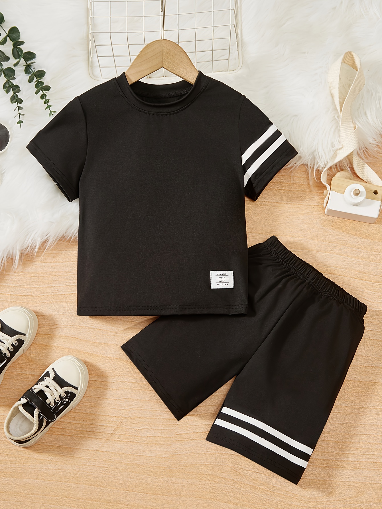 Boys Casual Label Patched Short Sleeve T shirt Shorts Set - Temu Ireland