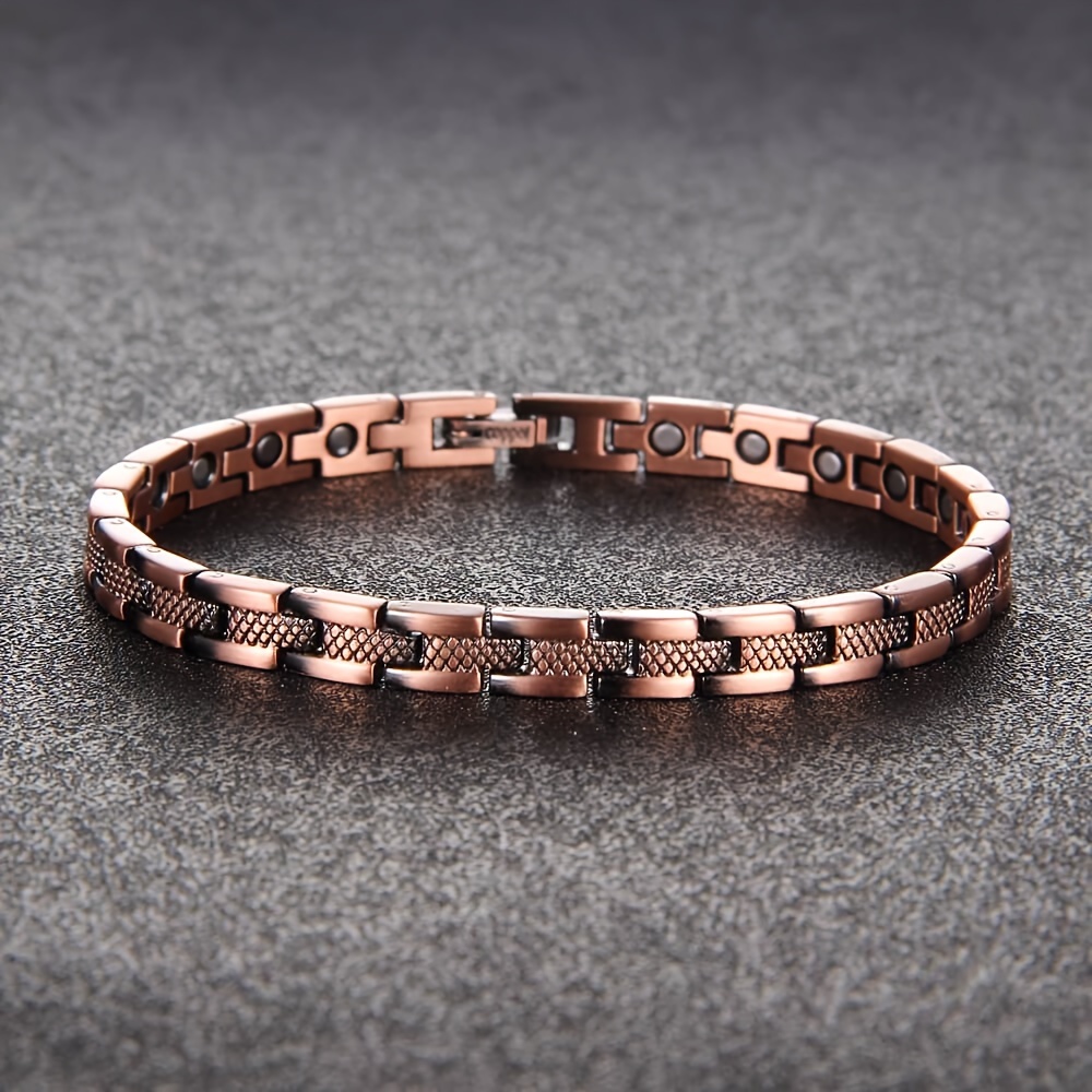 Un Bracelet En Cuivre Pour Femmes, Avec Un Charme Magnétique De 3500 ...