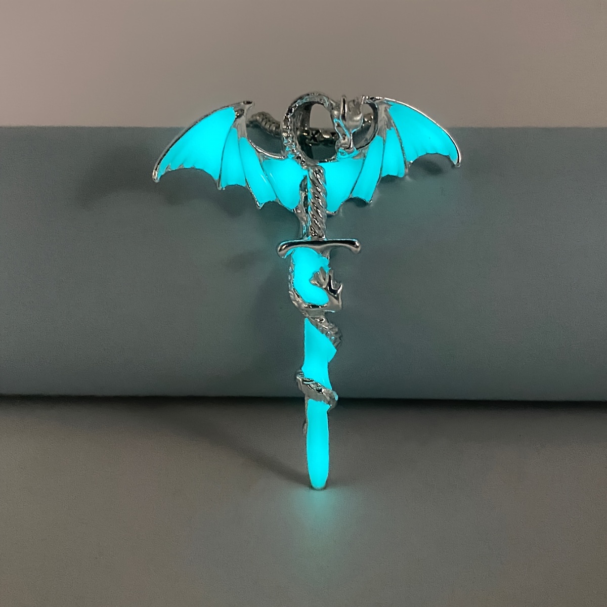 Creative Luminous Flying Dragon Pendant Necklace - Temu Denmark