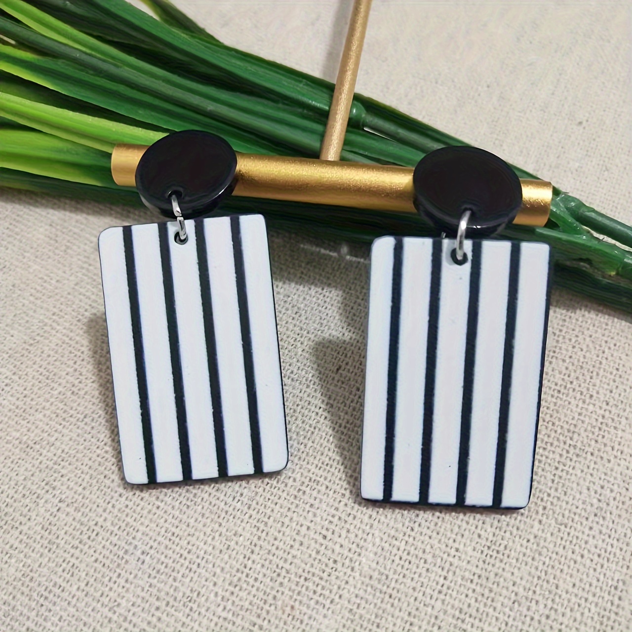 Contrast Color Embossed Black White Plaid Beauty Print - Temu United ...