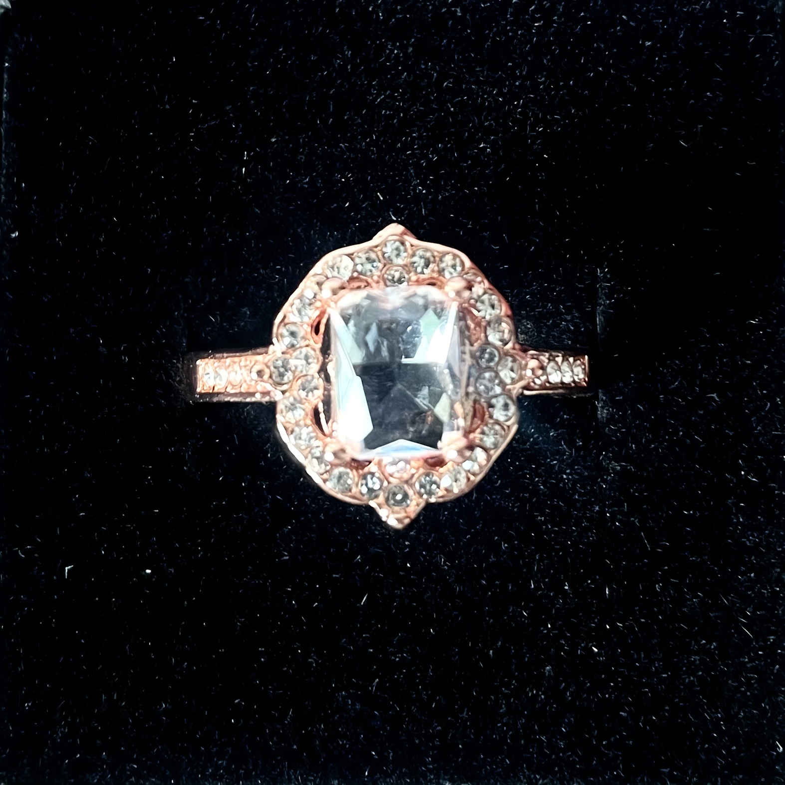 Elegant Ring 18k Plated Inlaid Solitaire Zircon Shining Edge - Temu Norway