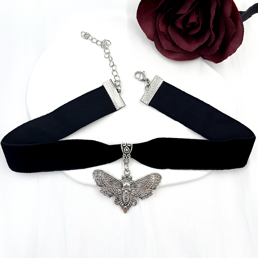 Moth choker store