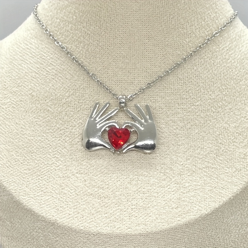 Creative And Trendy Hands Love Artificial Heart-shaped Red Crystal ...