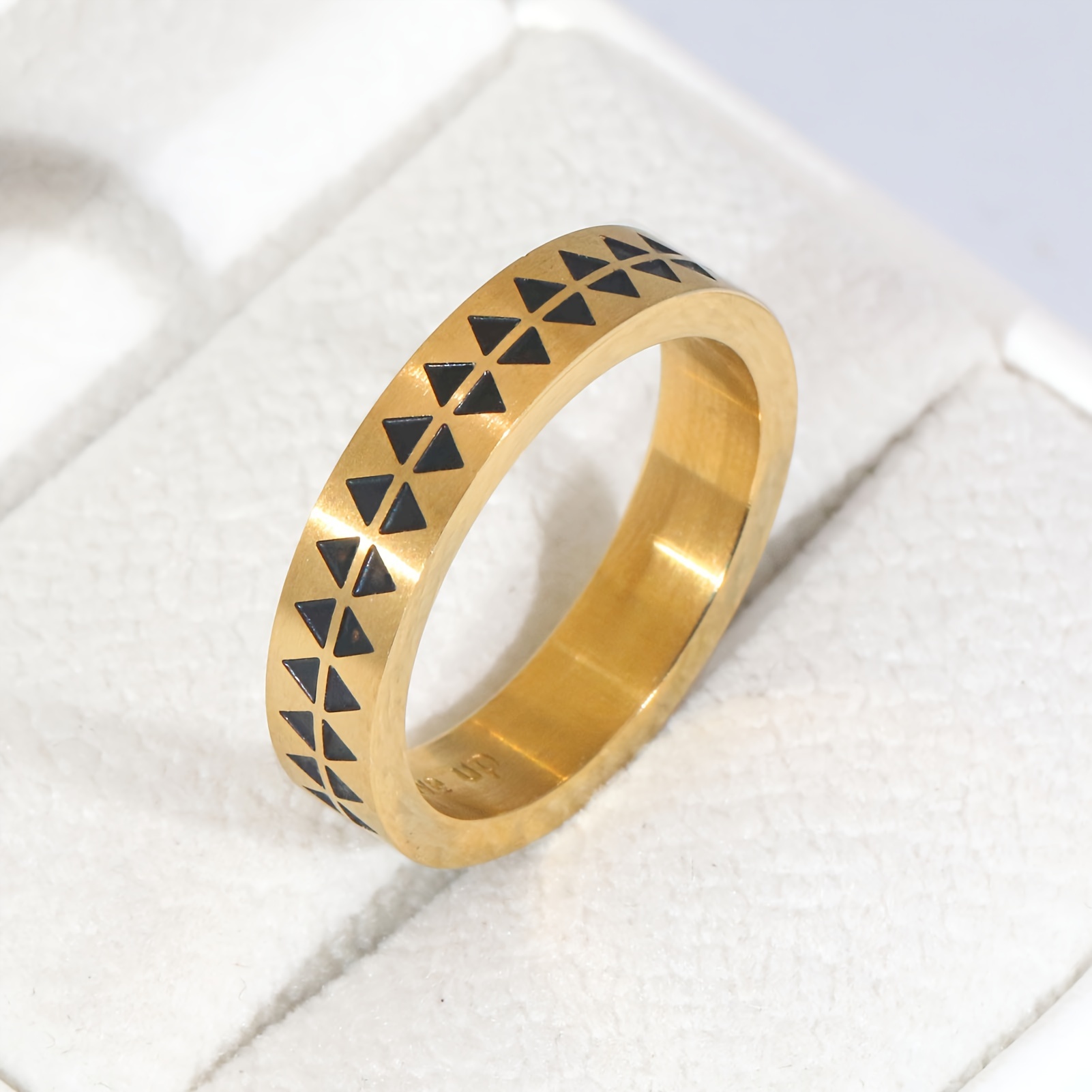 Wide Retro Golden Titanium Steel Ring Sawtooth Pattern Men's - Temu ...