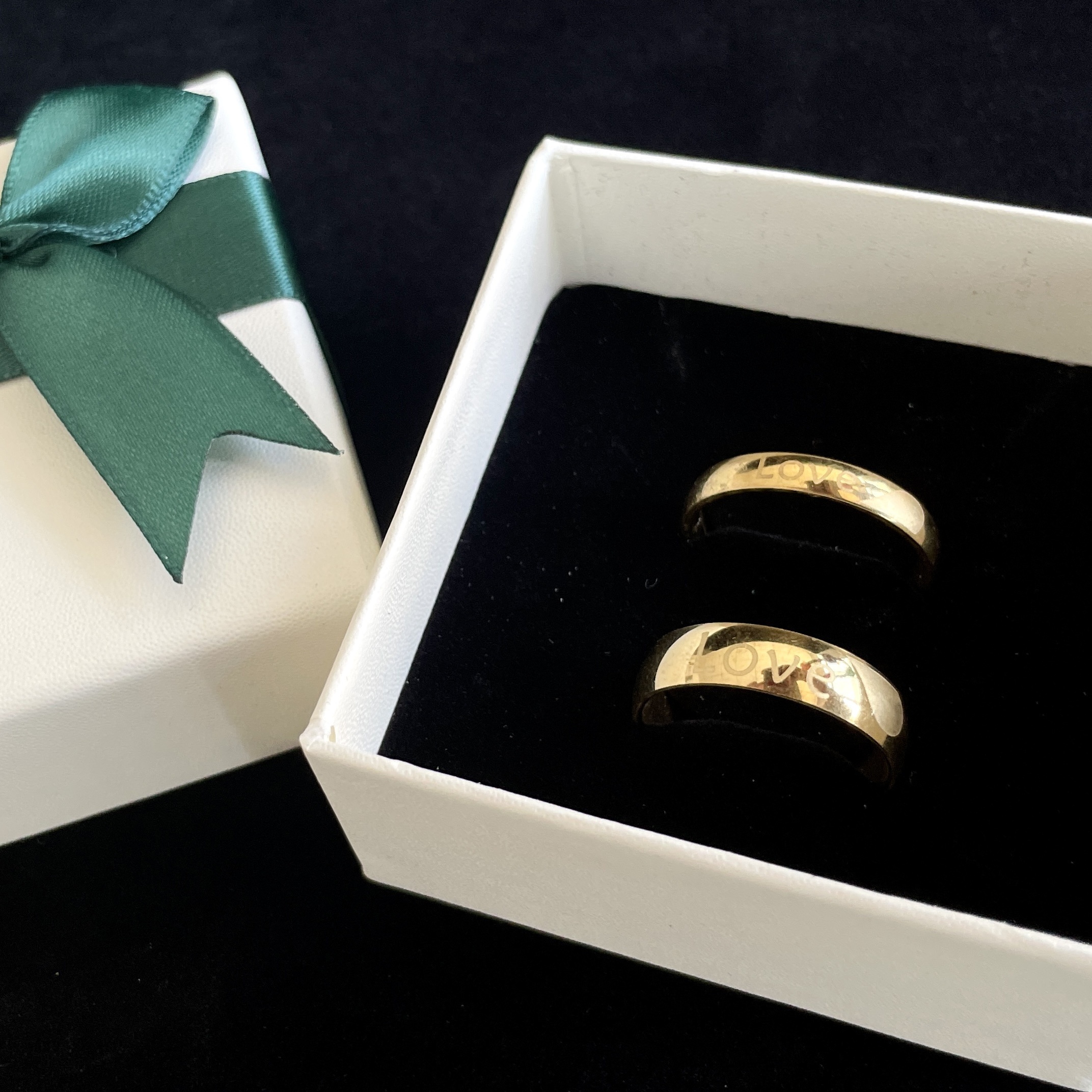 Couple Ring Gift Boxed Anniversary Gift For Men And Women, Love Pattern ...
