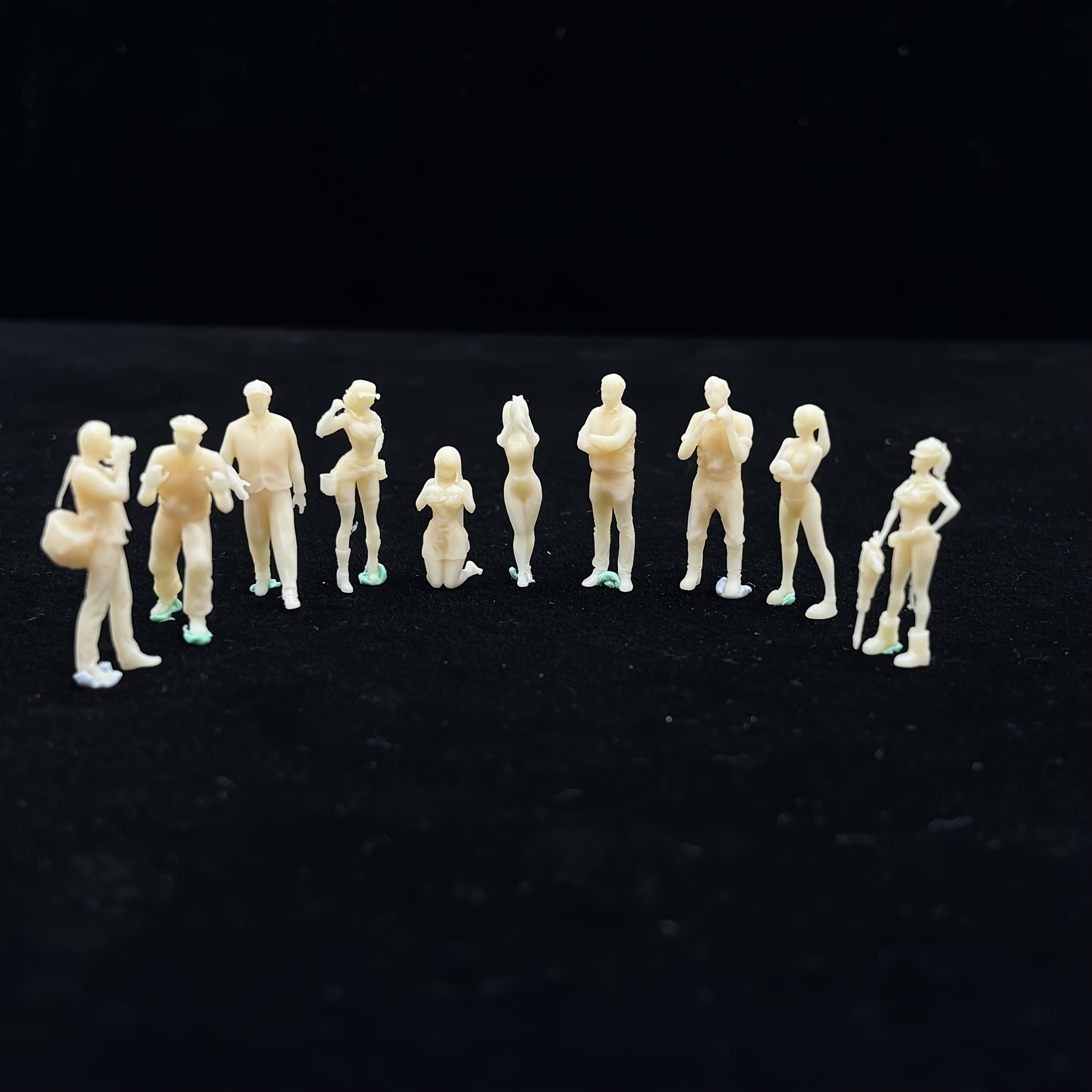 miniature figures sold on Temu United States