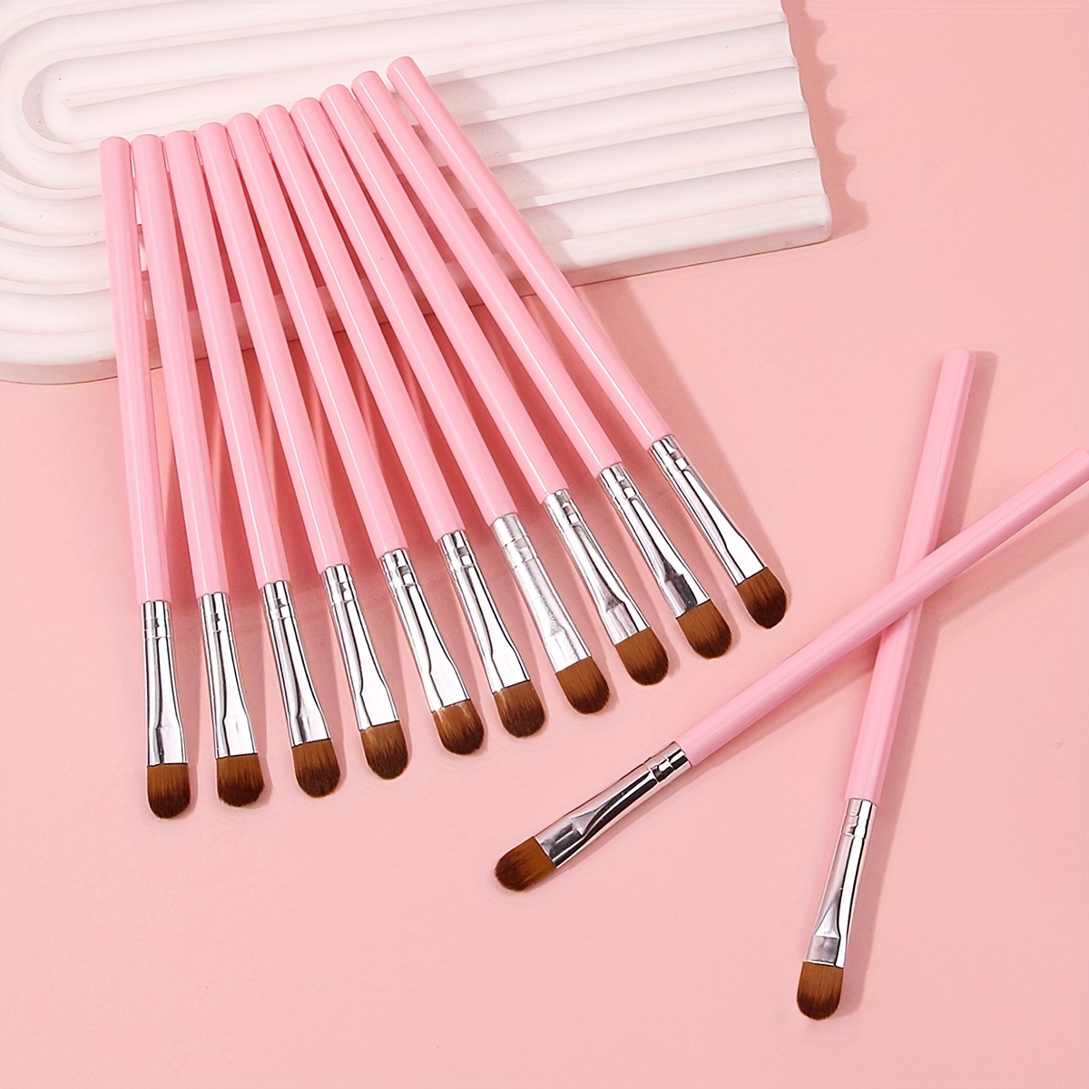 eyeshadow brushes sold on Temu United States