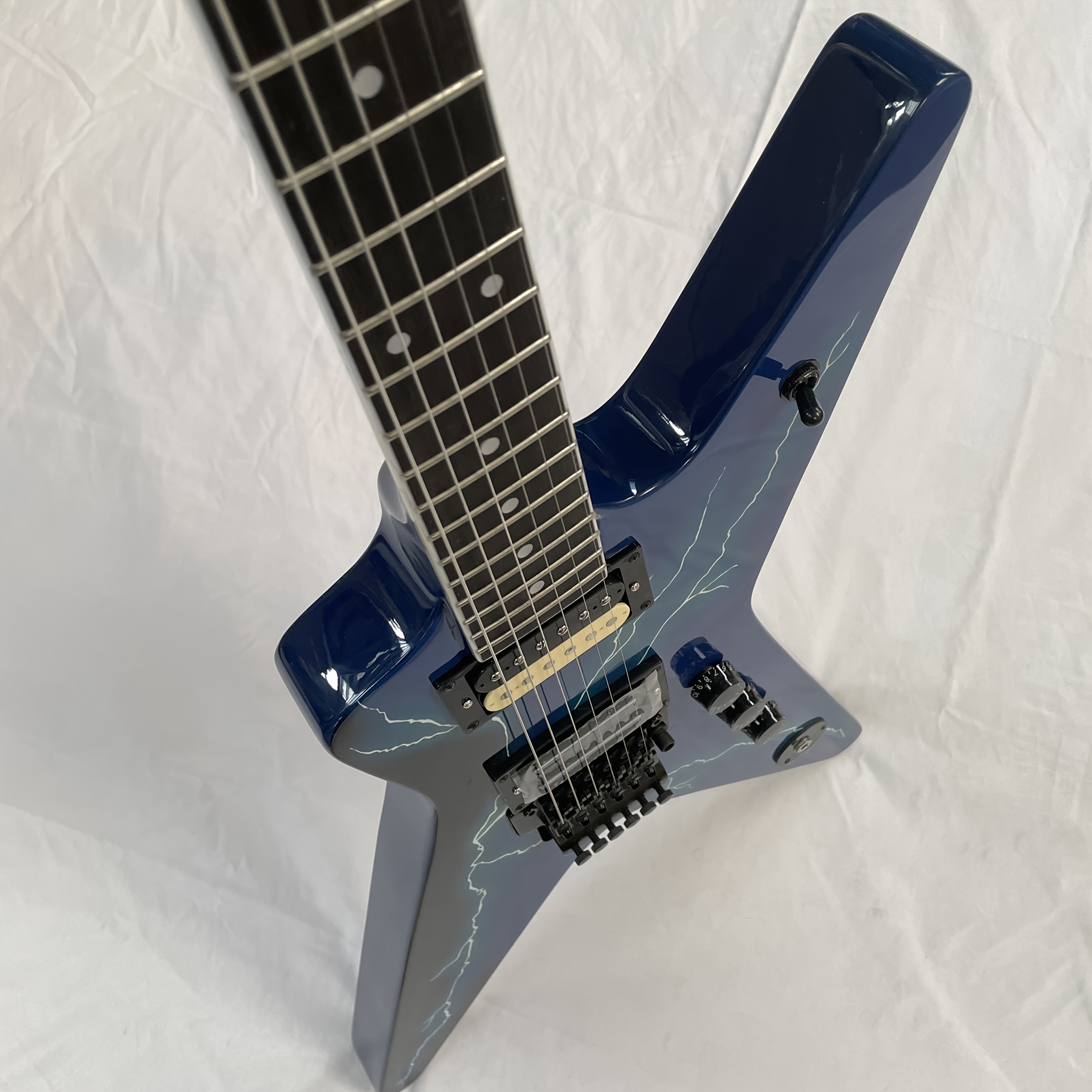 electric guitars sold on Temu United States