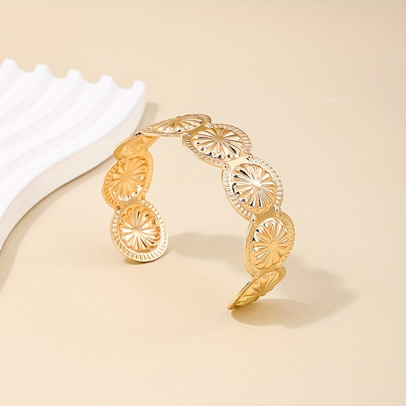 Creative Round Flower Pattern Design Cuff Bangle Cuff - Temu Australia