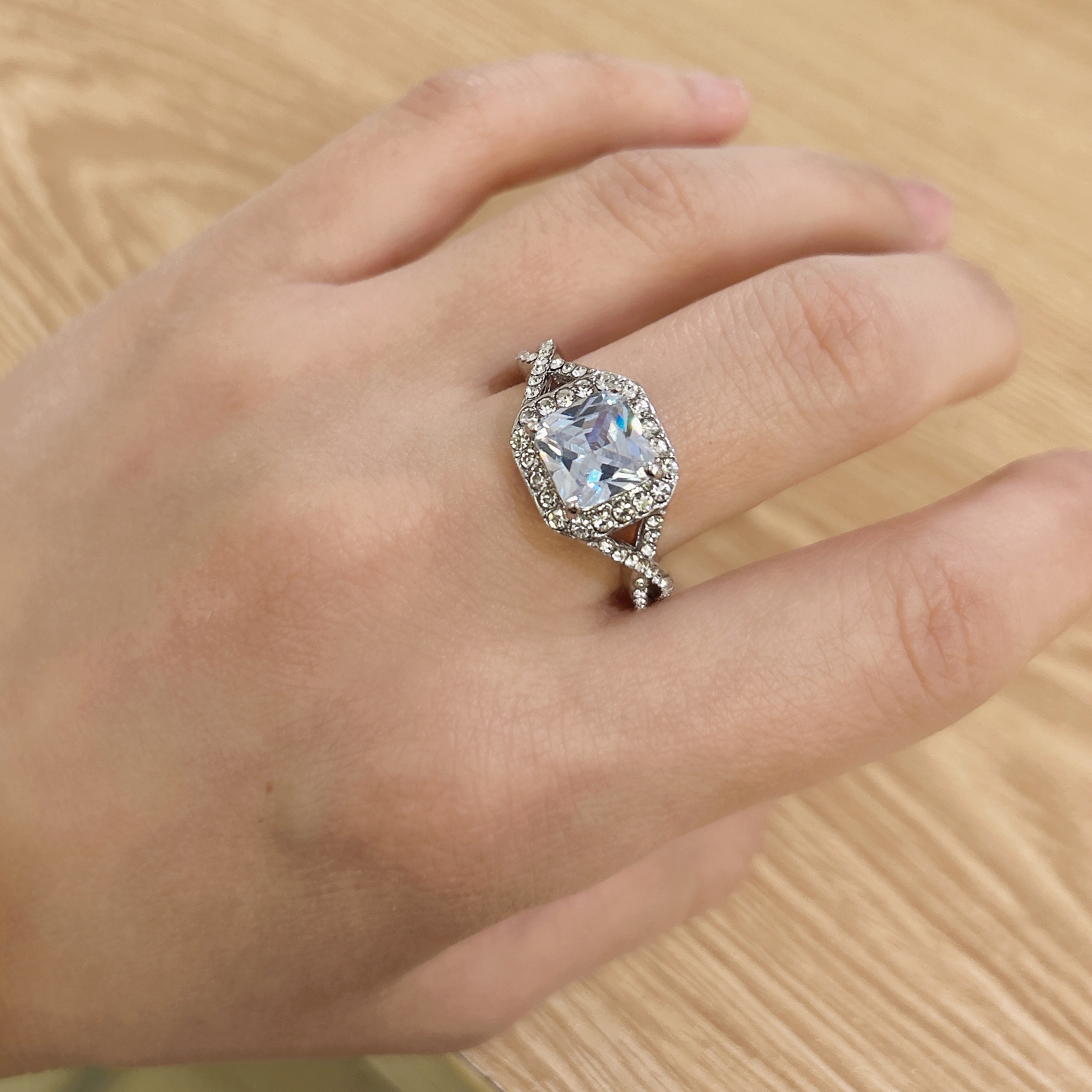 Vintage High end Square Zirconia Ladies' Fashion Alloy Ring - Temu ...