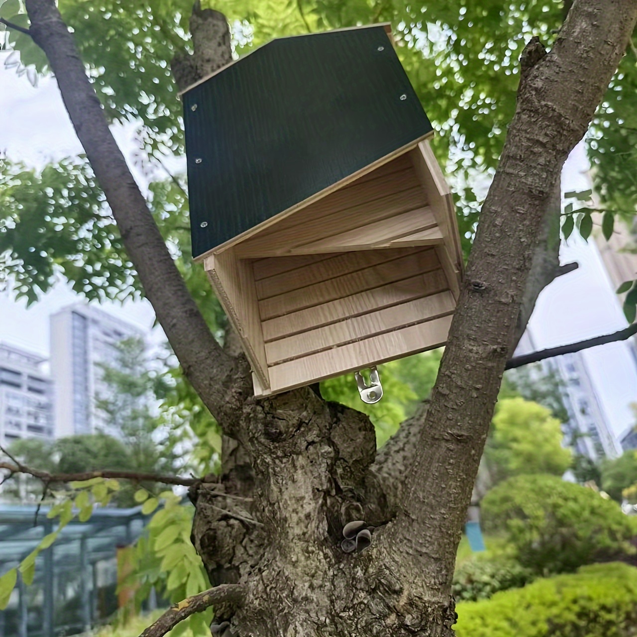 Outdoor Hanging Bat House - Wooden Bat Habitat Shelter, Garden Bat Box ...