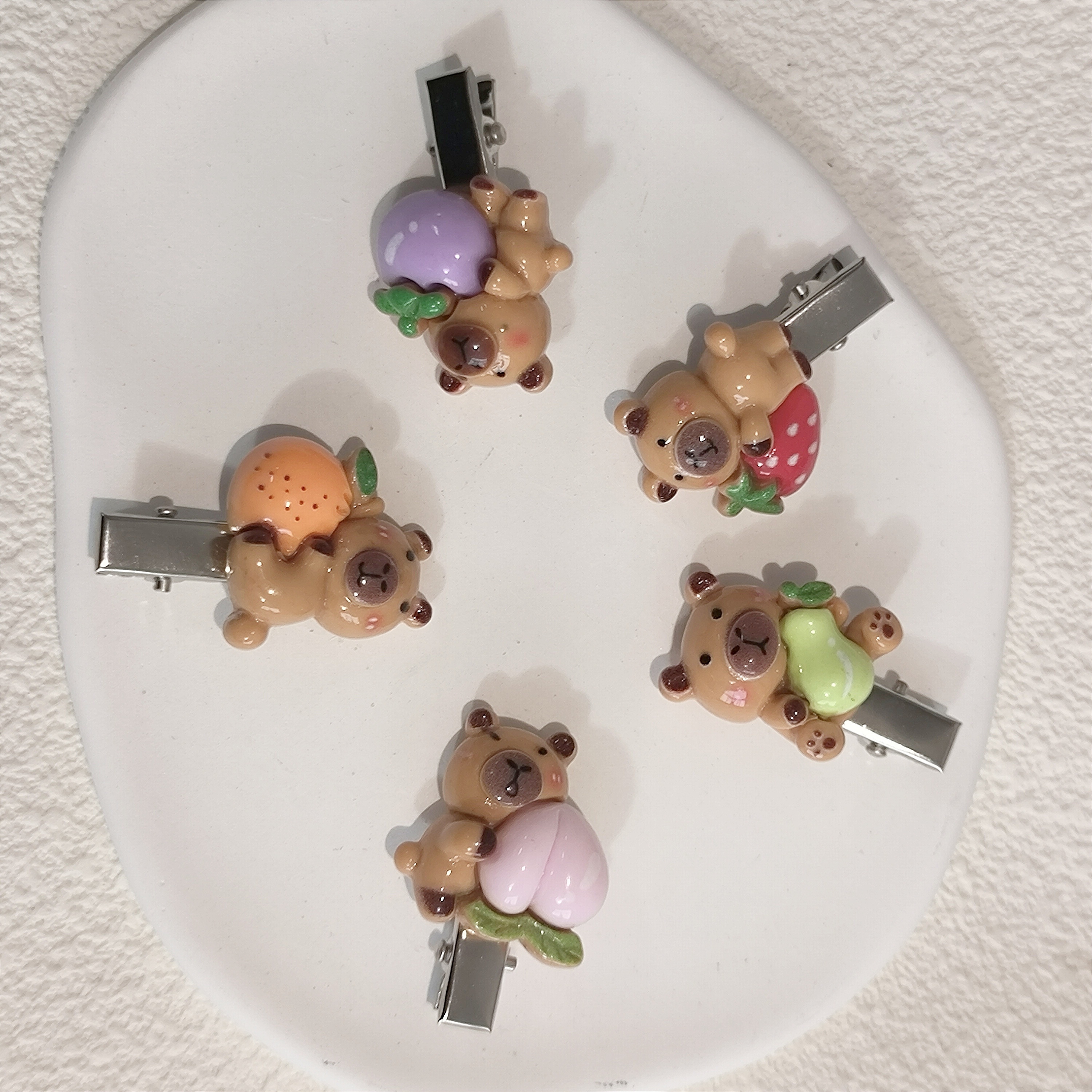 5pcs Cute Capybara Fruit Hug Hair Clips, Resin Cartoon Animal Side ...