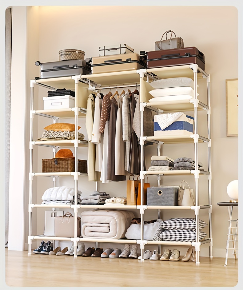 Enclosed portable closet store