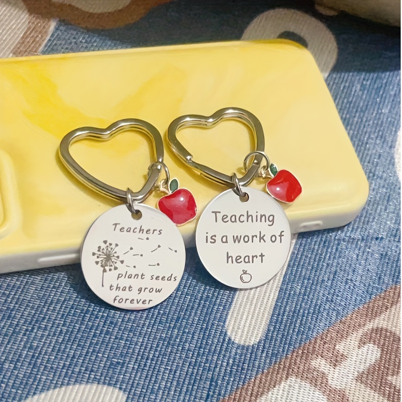 2pcs Sweet Moving Silvery Round Tag Keychain With Heart Shape Buckle ...
