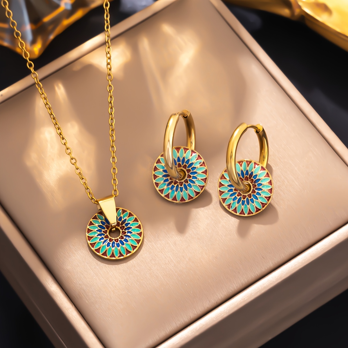designer jewelry sold on Temu United States