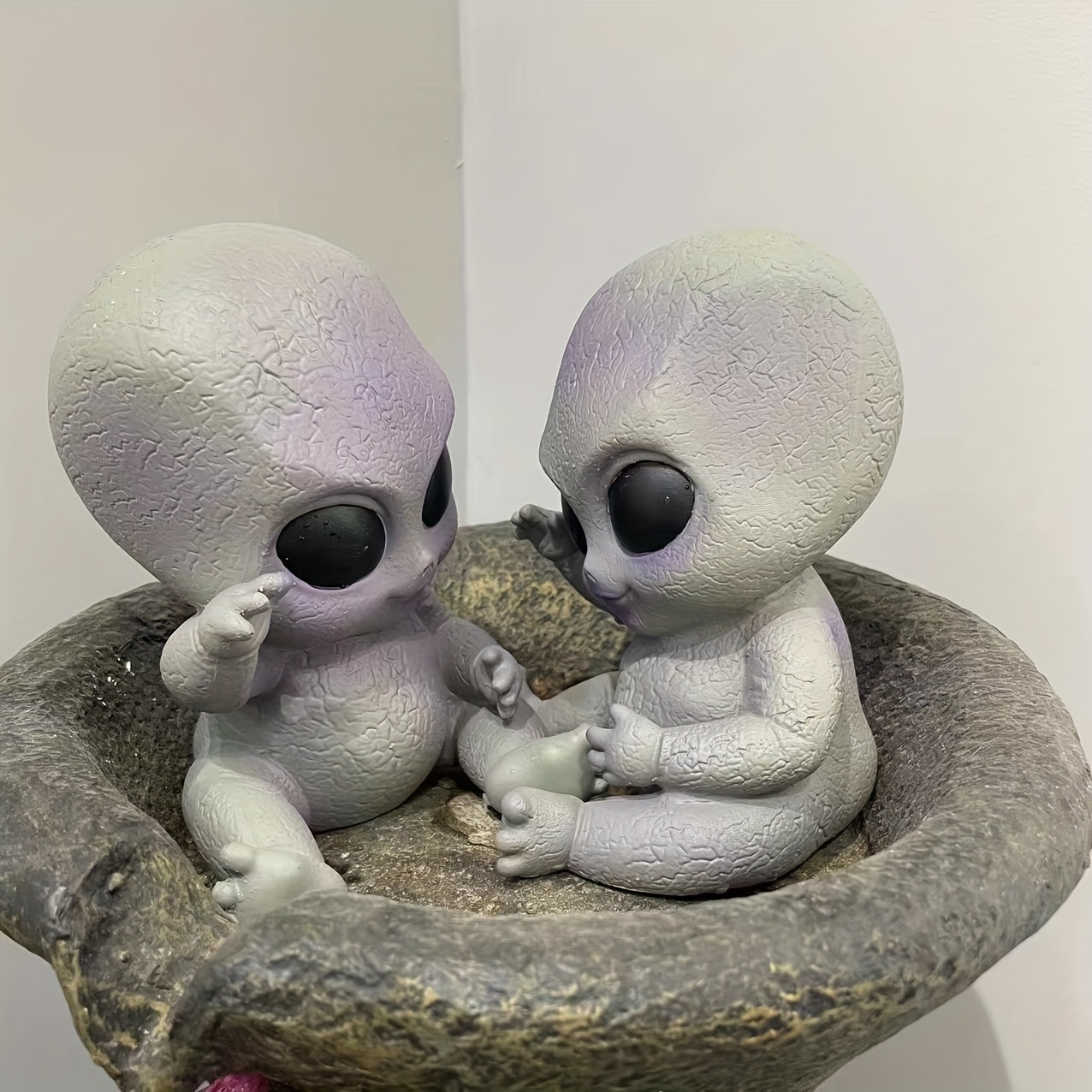 1pc Alien Baby Figurine, Resin Crafted, Artistic Decor, Sci-fi Themed ...