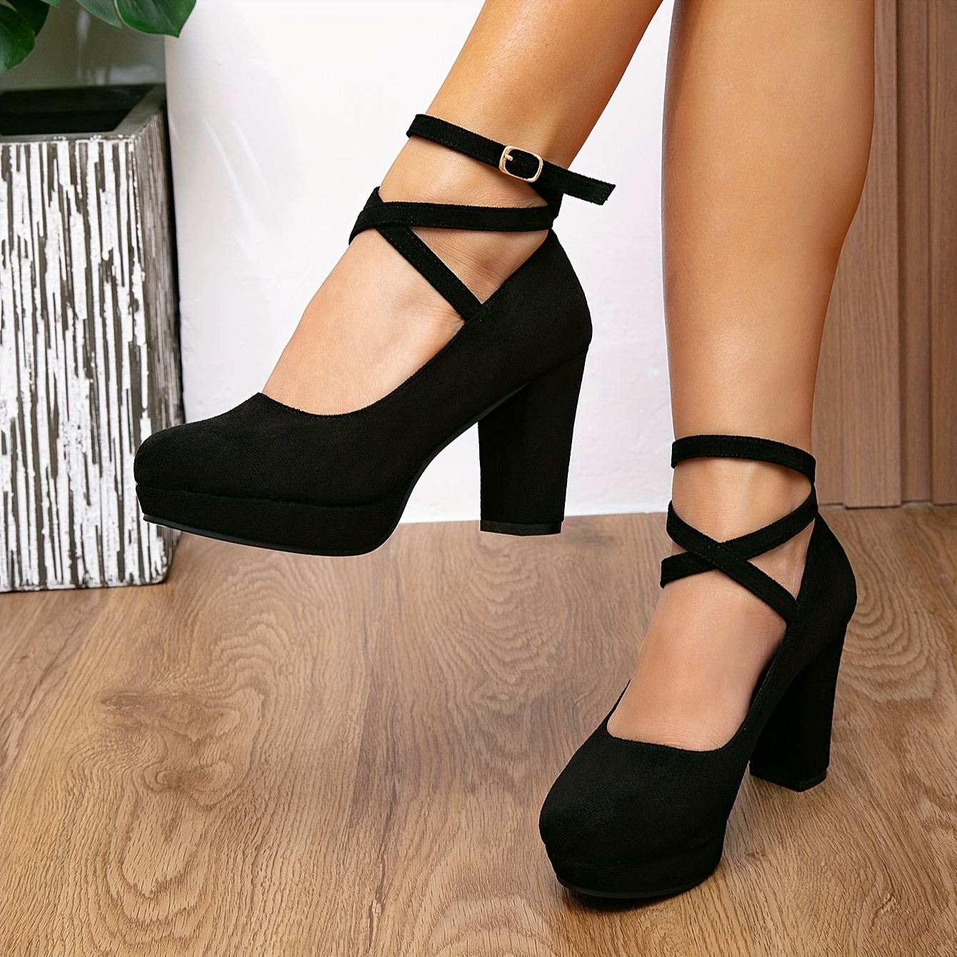 Plateau Pumps Hautfarbene Pumps Mit Riemchen Hautfarbene Pumps Mit ...