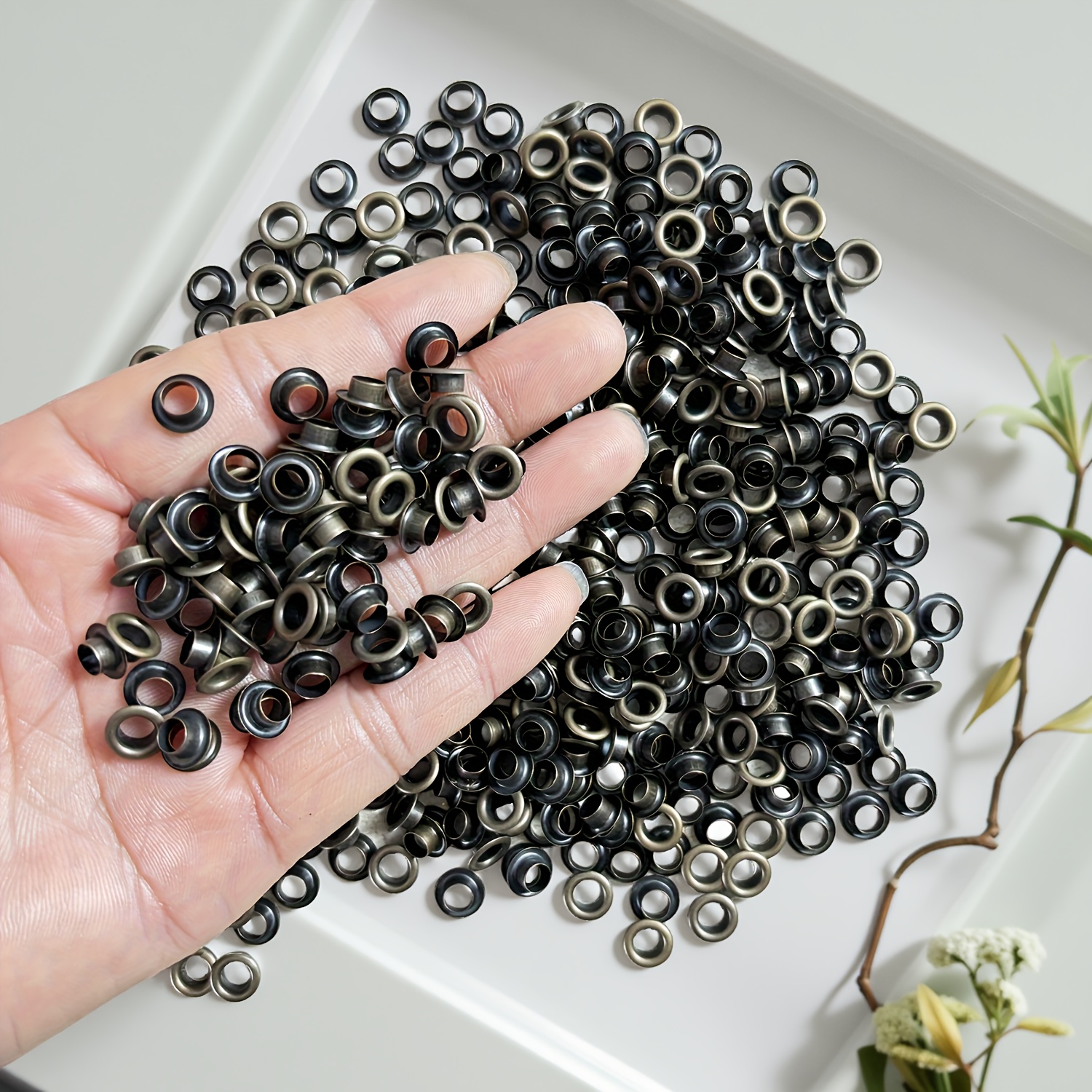 eyelet sold on Temu Japan