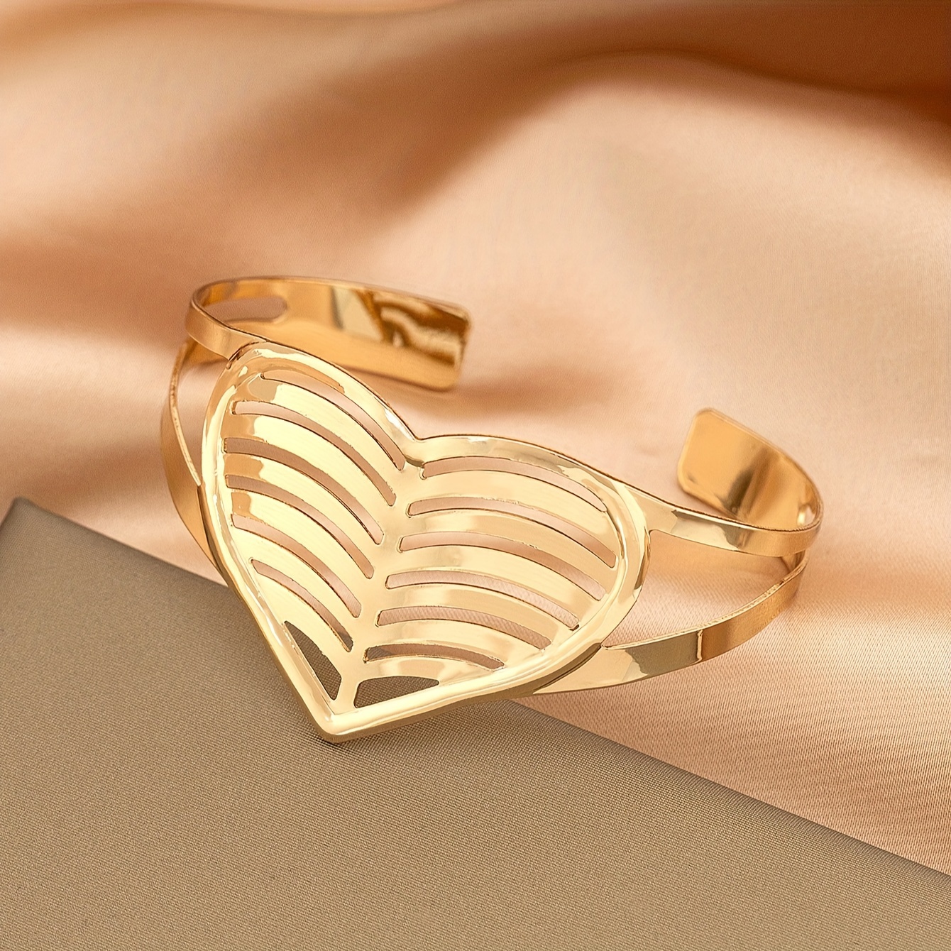 Elegant Statement Style Cuff Bangle Hollow Heart Shaped - Temu United ...