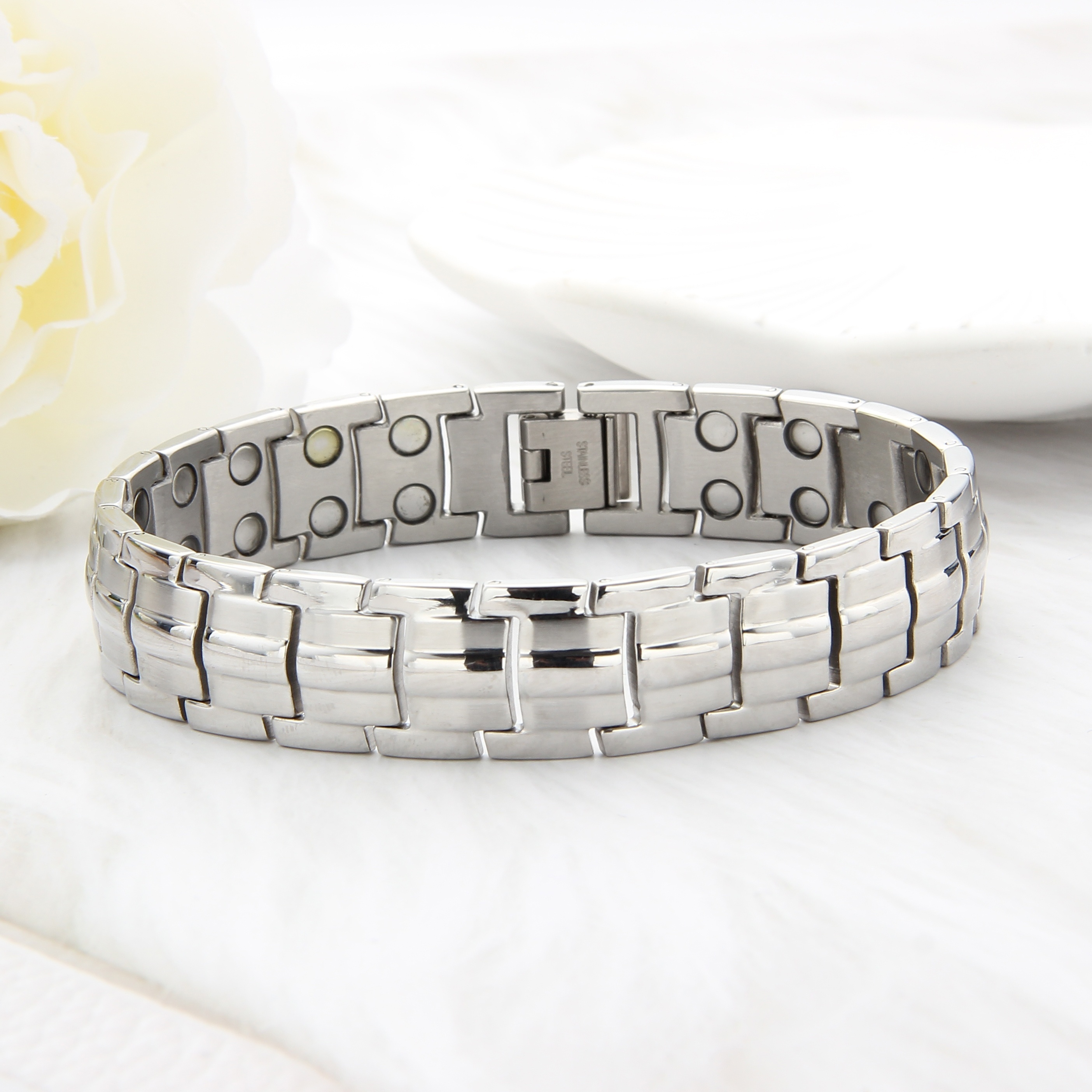 magnetic bracelets sold on Temu United States