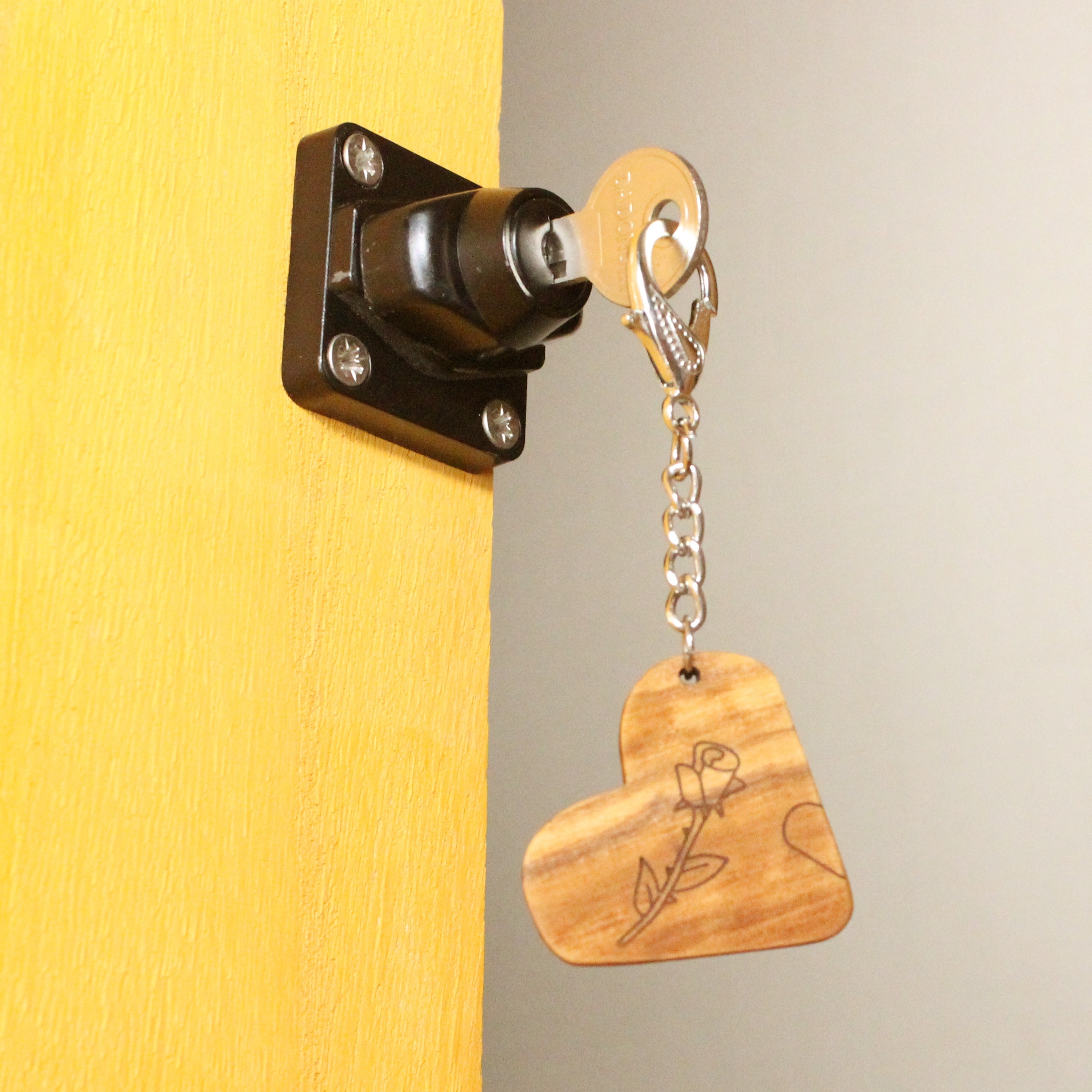 Rose Flower Heart Keychain Matching Couple Olive Wood Wooden - Temu Canada