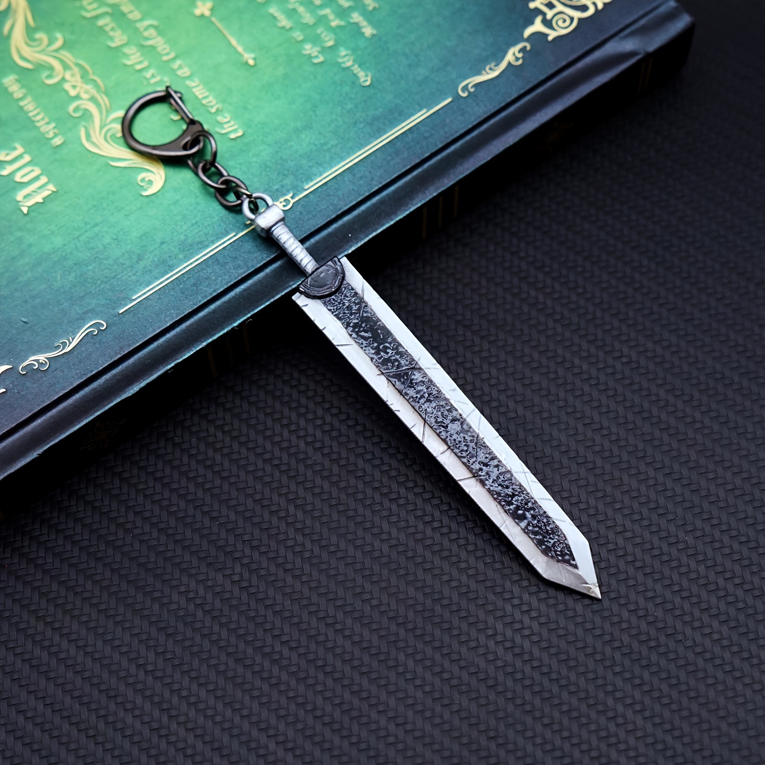 1pc Game Sword Shaped Model Keychain For Men Metal Pendant Keychain For ...