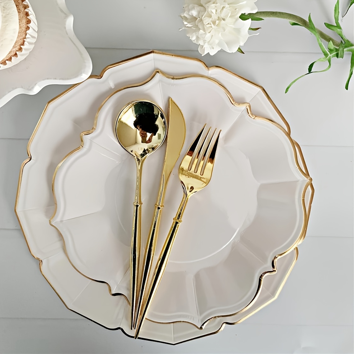 20pcs Elegant 9 White Paper Plates with Scalloped Edges Parties Events