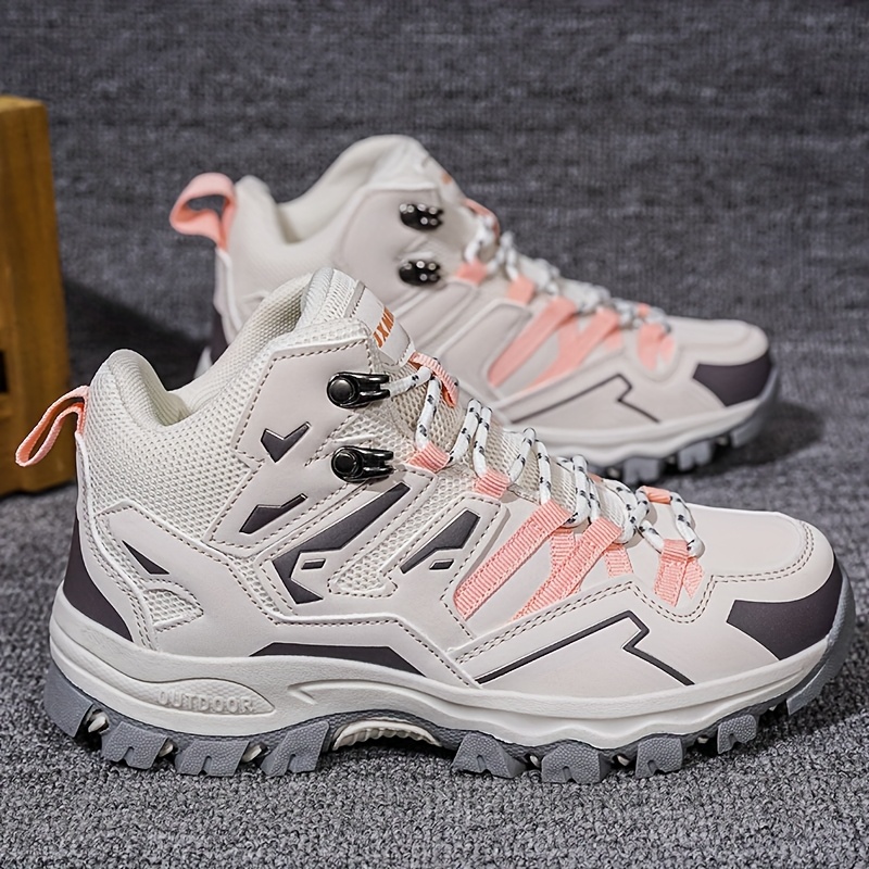 hiking shoes sold on Temu Canada