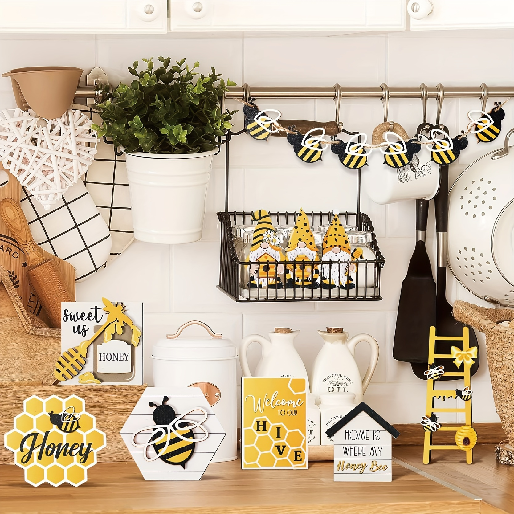 15pcs Honey Bee Tiered Tray Decor Goblin Honey Bee Farmhouse Mini Wood Decor Honey Bee Decorations Decor Decorative Trays Signs Rustic