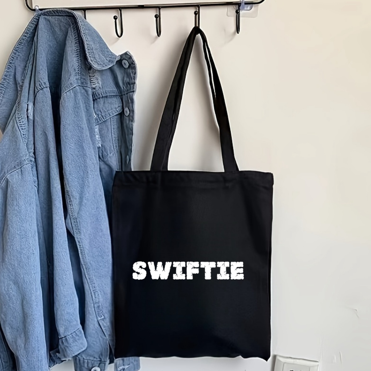 حقيبة توت سوداء من قماش Swiftie ، حقيبة تسوق كاجوال كبيرة - Temu Saudi