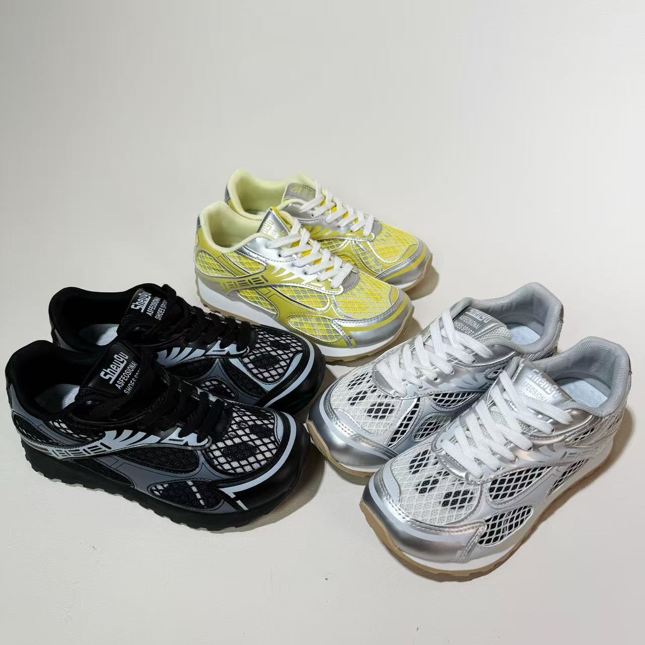 wide shoes sold on Temu United States